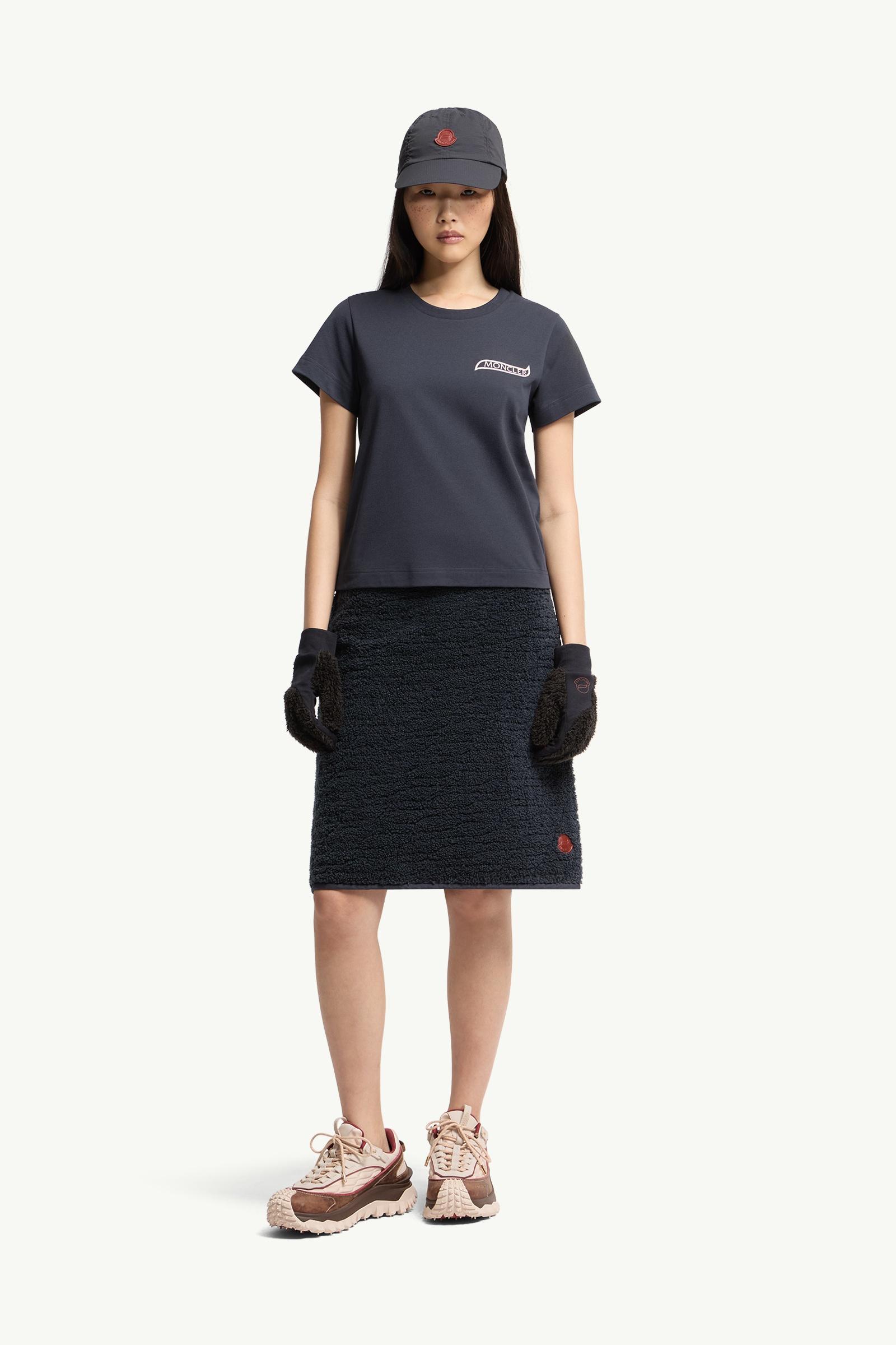 Night Blue Logo Cotton T-Shirt - Tops & T-Shirts for Women | Moncler GR