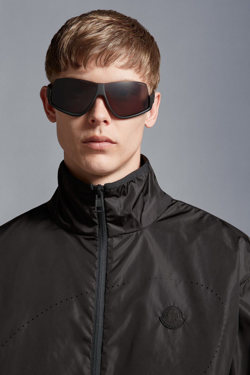 Shiny Black Vyzer Shield Sunglasses - Sunglasses for Men | Moncler NL