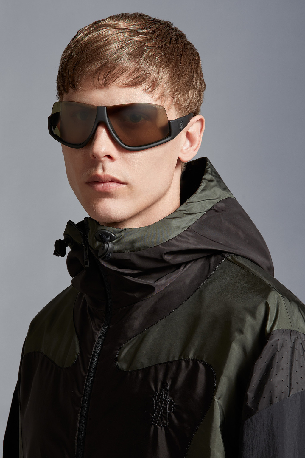 Shiny Black Vyzer Shield Sunglasses - Sunglasses for Men | Moncler SG