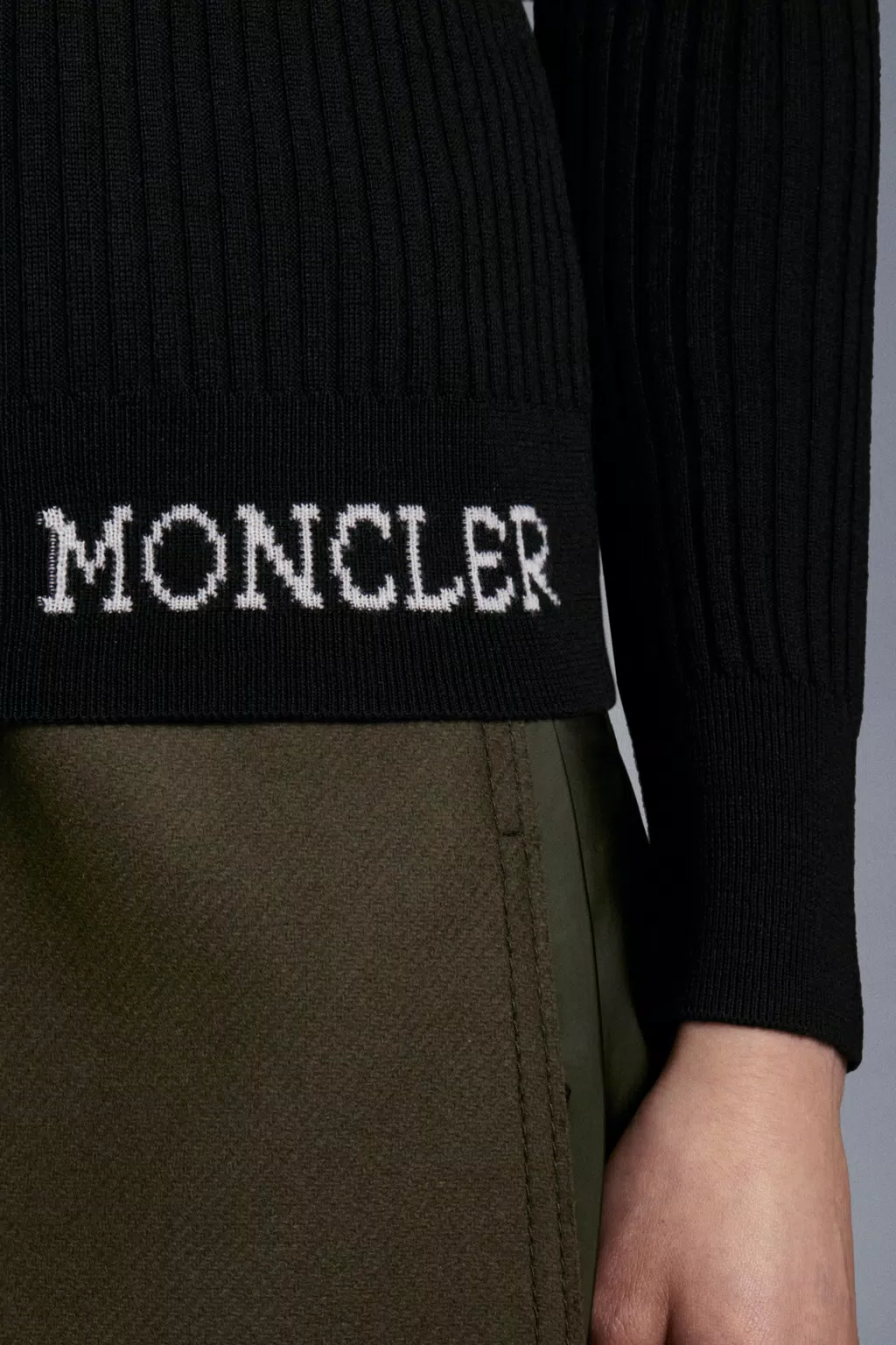 Pull à Col Roulé En Laine Noir Pulls And Cardigans Femme Moncler Fr