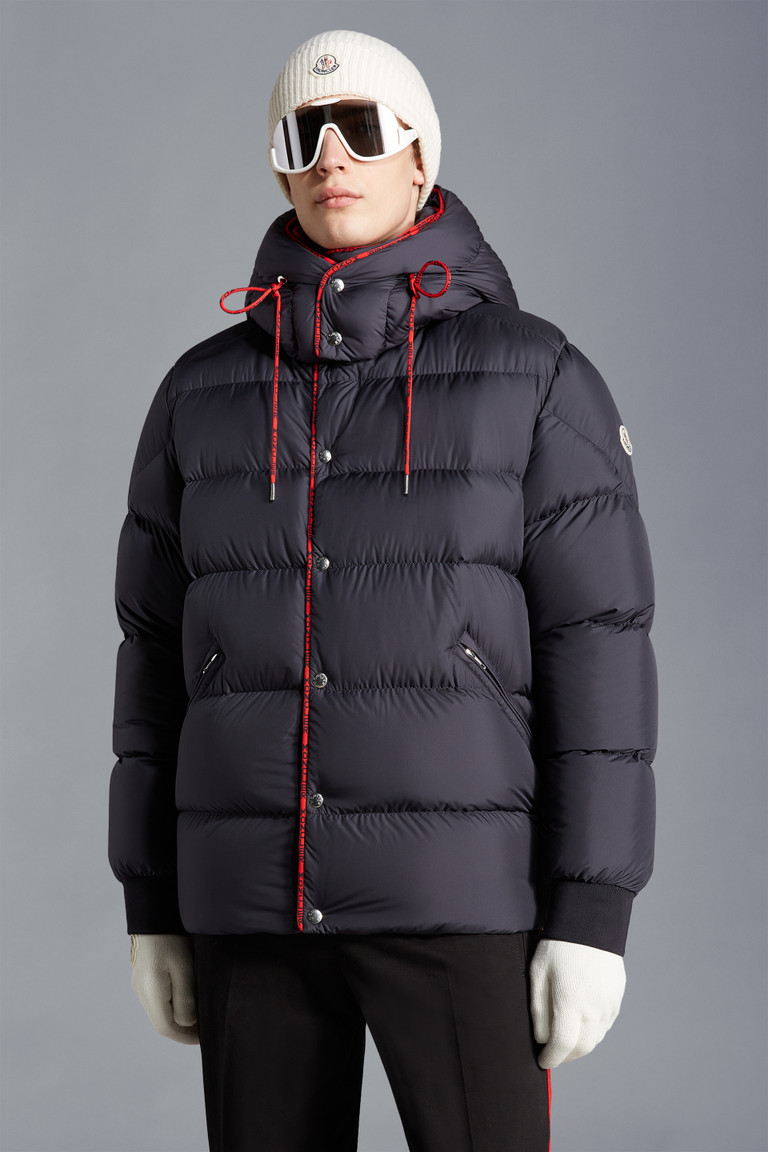 Moncler Romania Online Shop — Down jackets, vests, and clothing