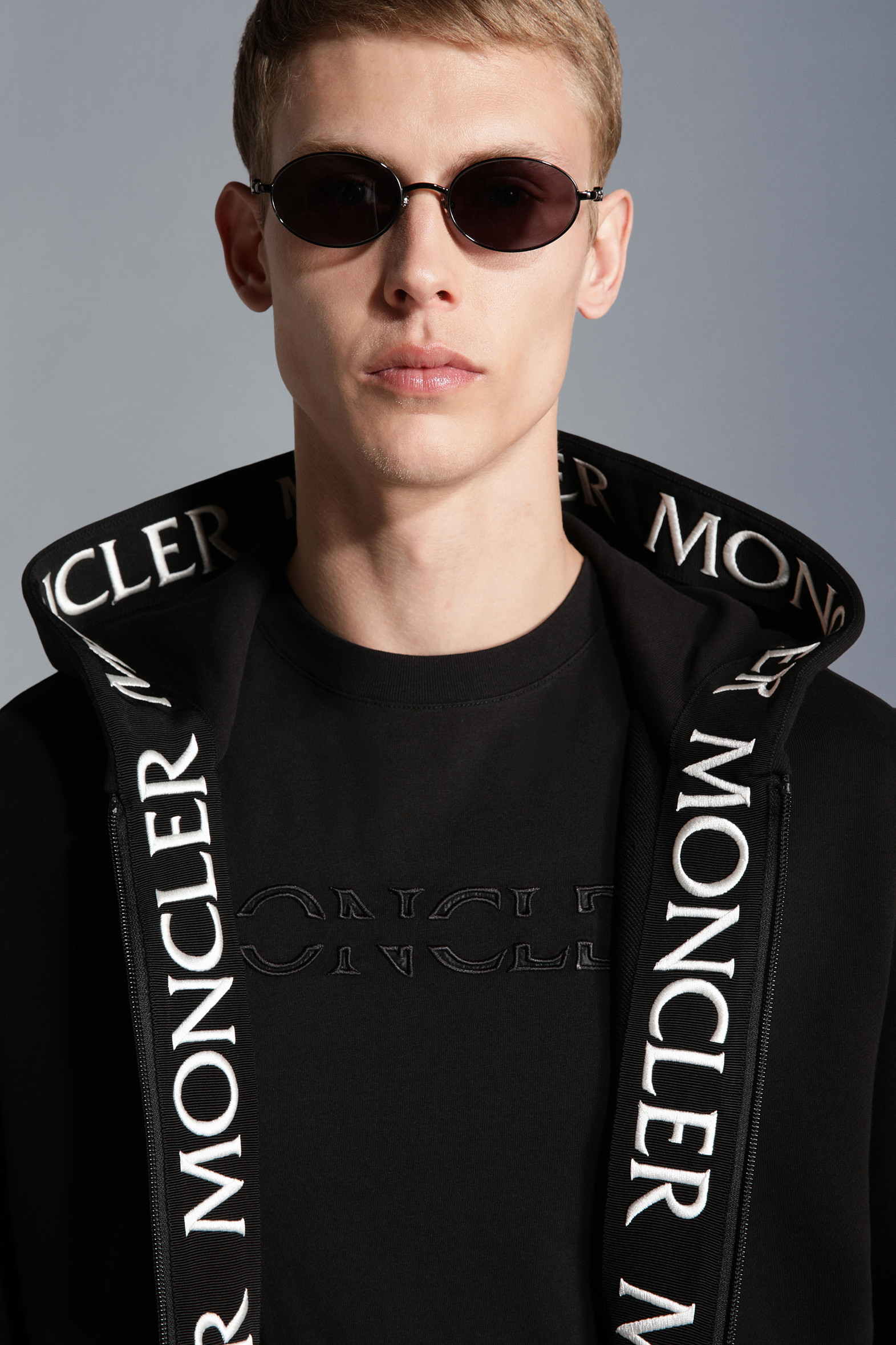 Black Logo Zip-Up Hoodie - Sweatshirts for Men | Moncler HR
