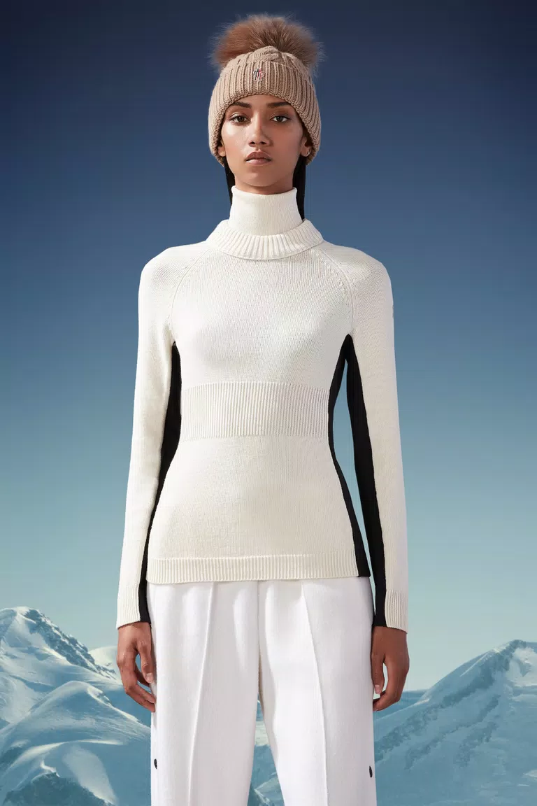 Pull à Col Roulé En Laine Blanc Cassé Pulls And Cardigans Femme