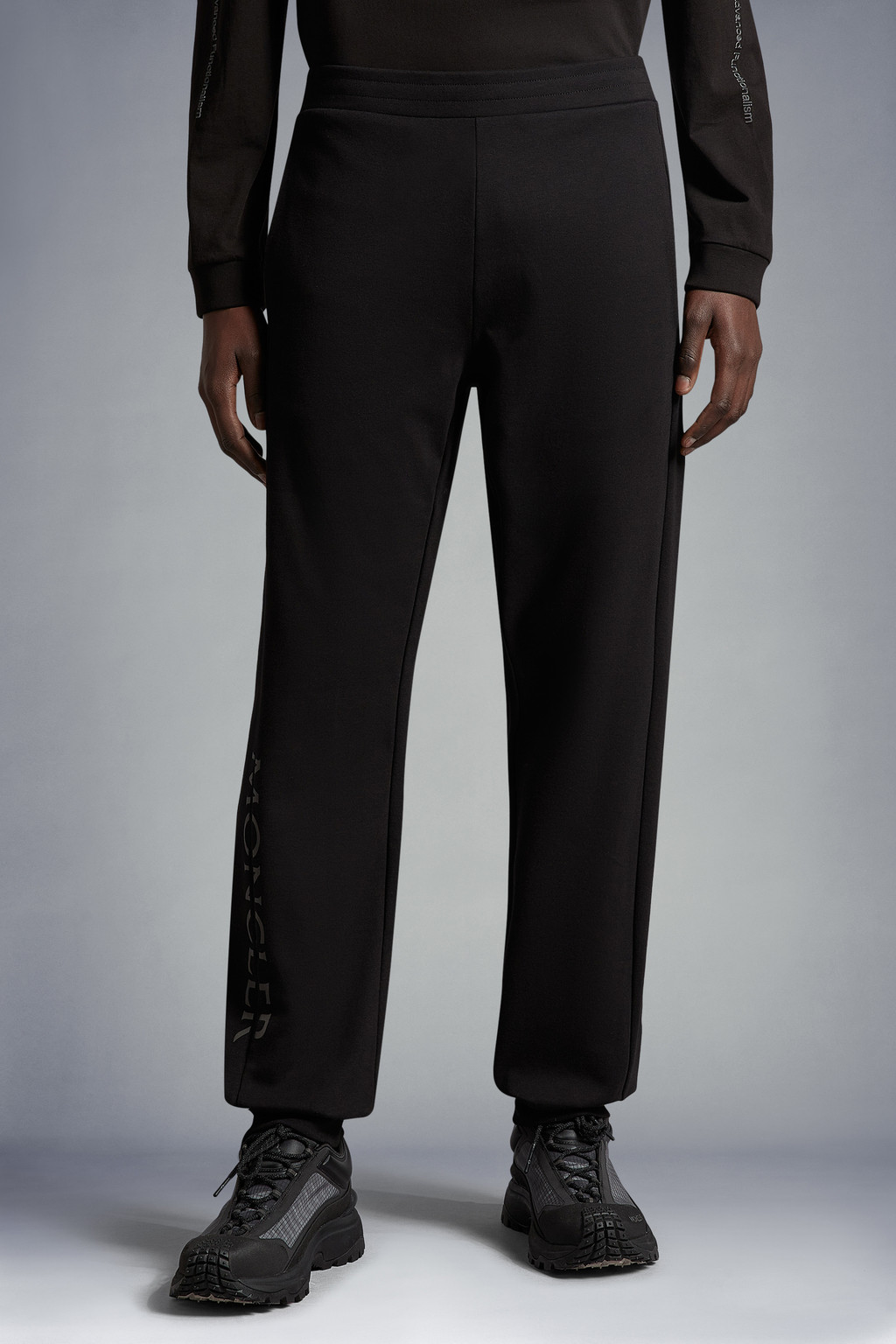 Black Logo Trackpants - Trousers & Shorts for Men | Moncler JP