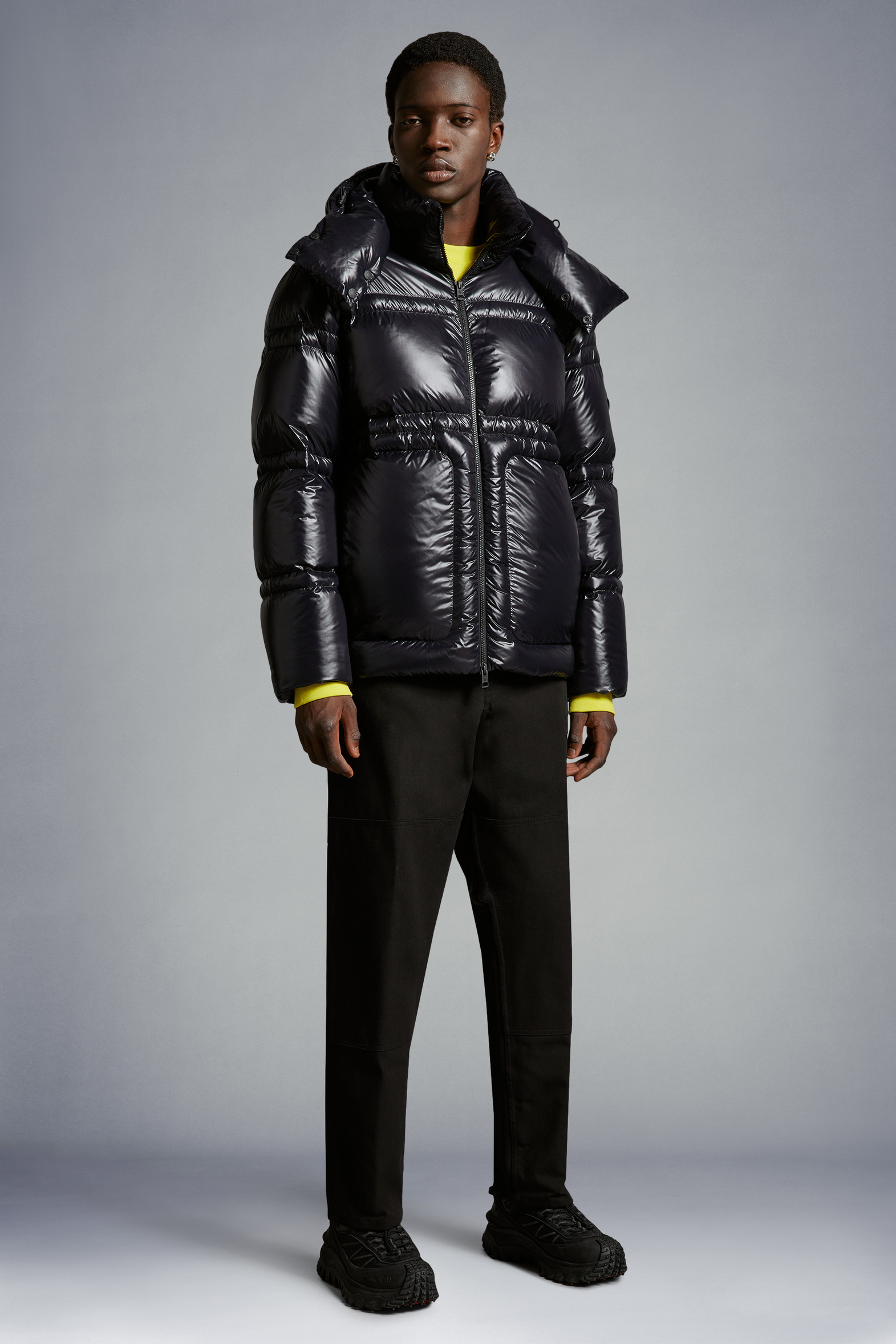 Black Thuban Short Down Jacket - Short Down Jackets for Men | Moncler PT