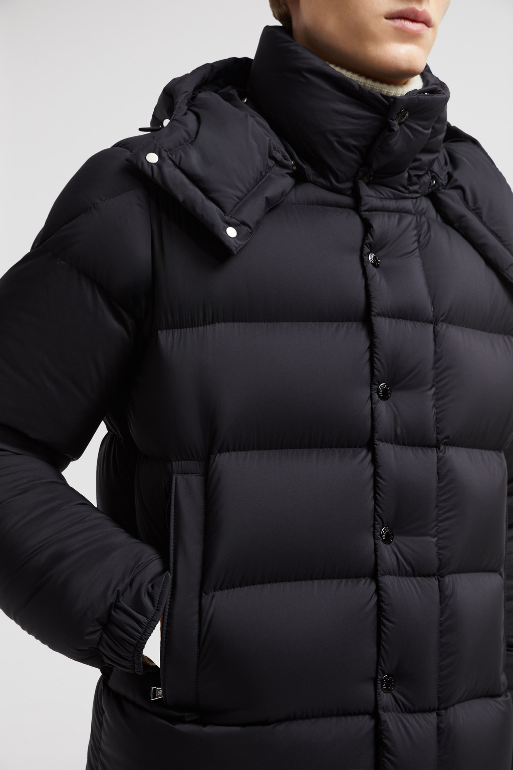 Black Vezere Short Down Jacket - Short Down Jackets for Men | Moncler NO