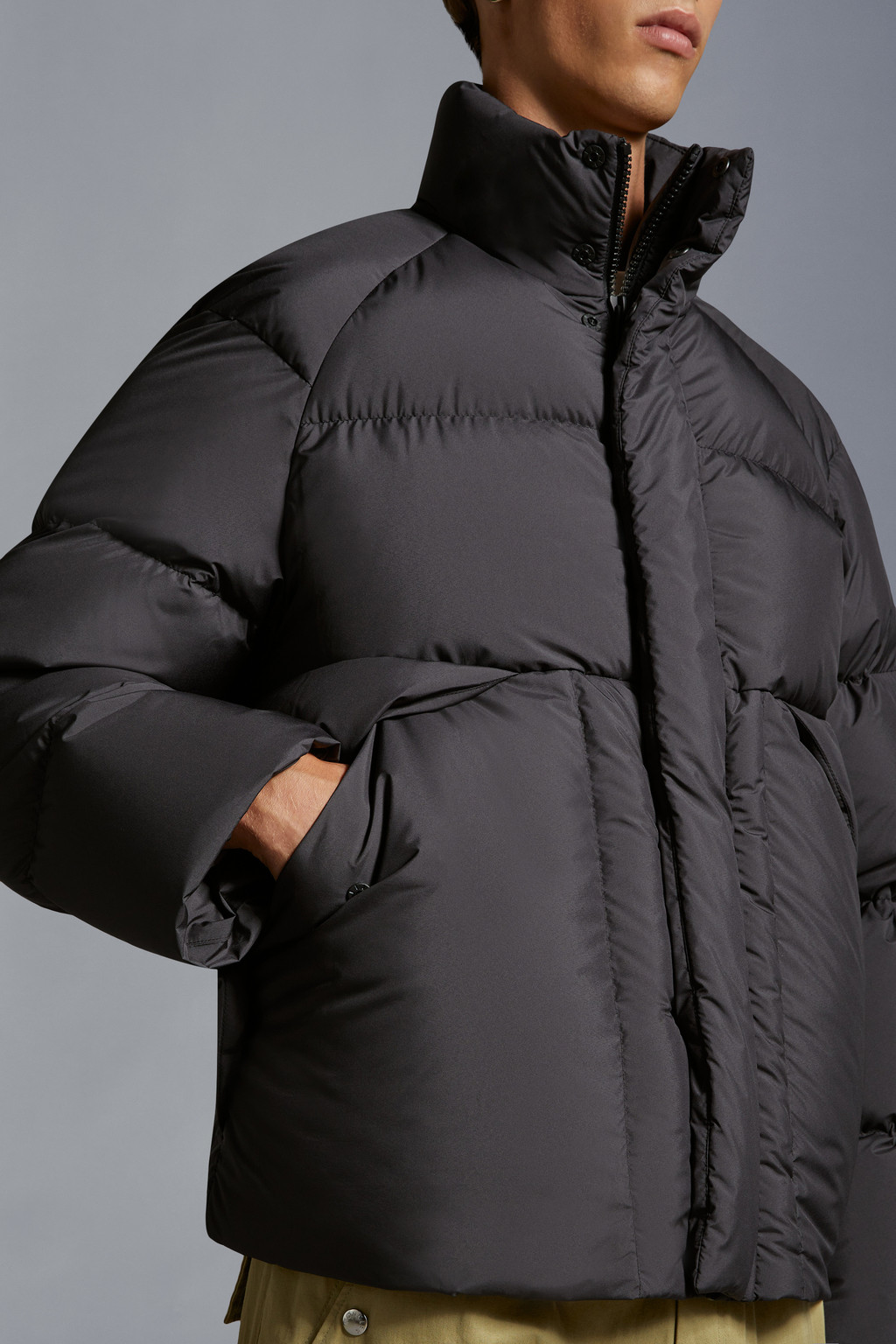 Black Adhil Short Down Jacket - Short Down Jackets for Men | Moncler HR