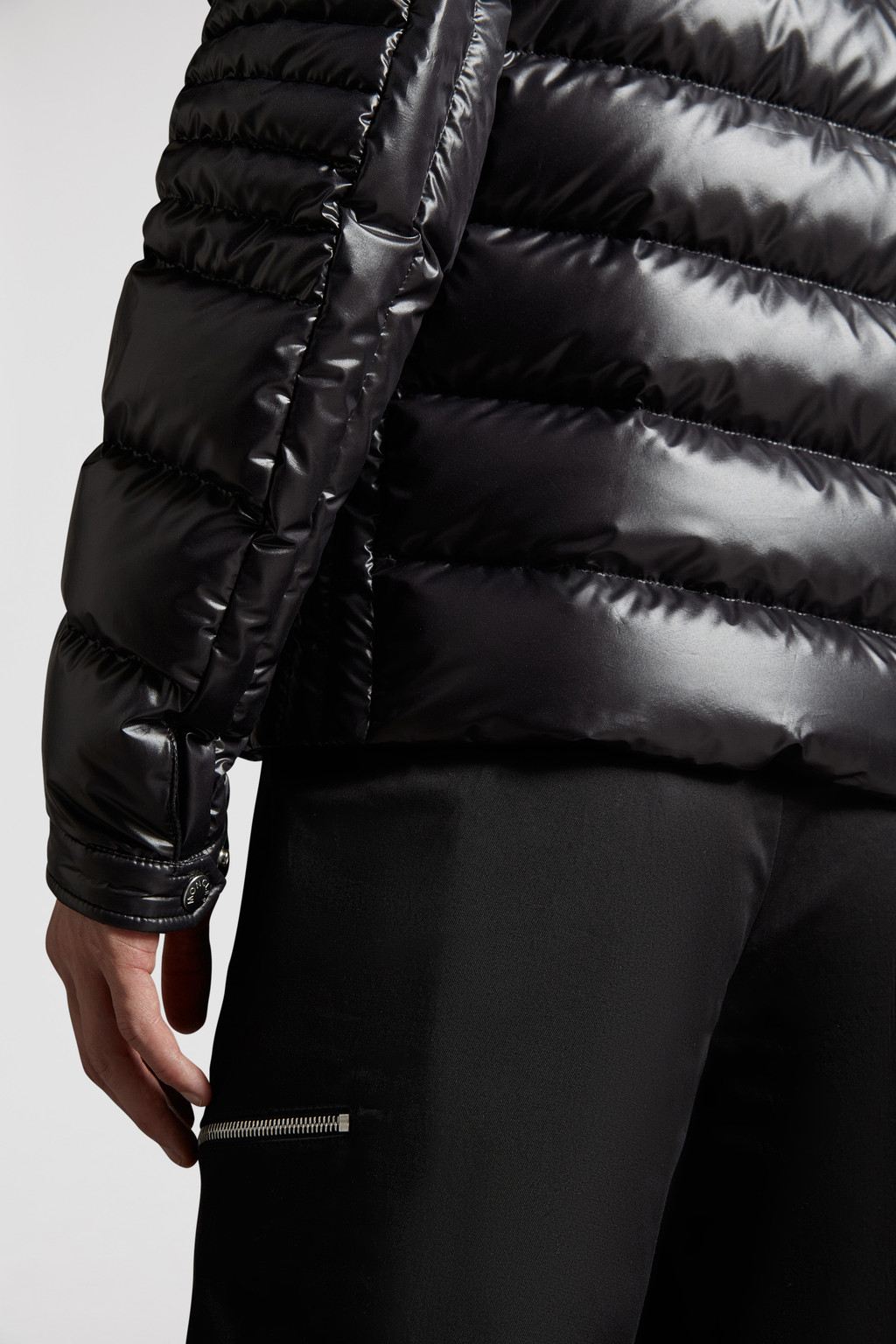 Black Authie Short Down Jacket - Short Down Jackets for Men | Moncler LU