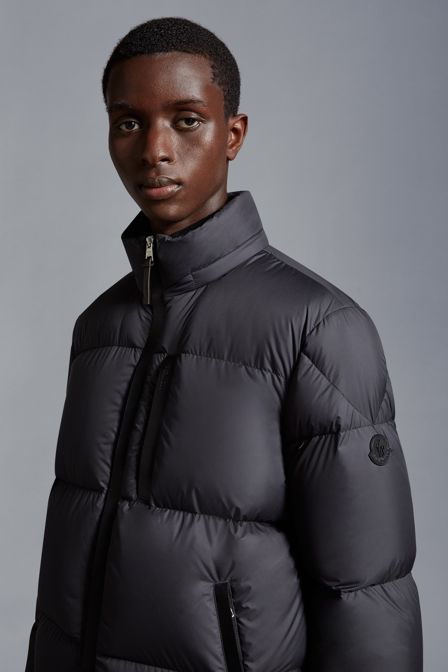 Black Besbre Short Down Jacket - Short Down Jackets for Men | Moncler PT