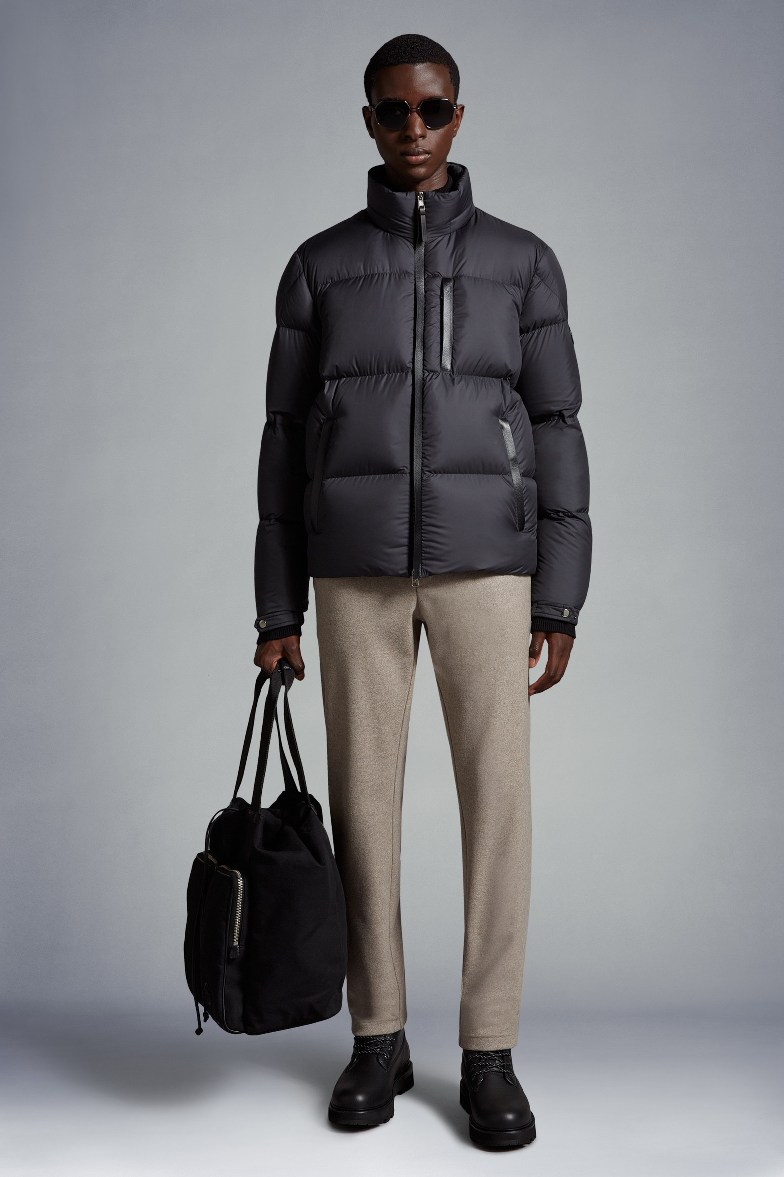 Black Besbre Short Down Jacket - Short Down Jackets for Men | Moncler PT