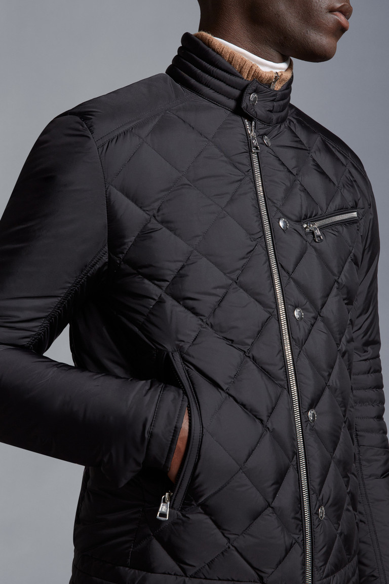 Black Vulpie Short Down Jacket - Short Down Jackets for Men | Moncler IT