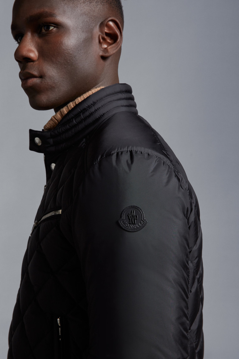 Black Vulpie Short Down Jacket - Short Down Jackets for Men | Moncler IT