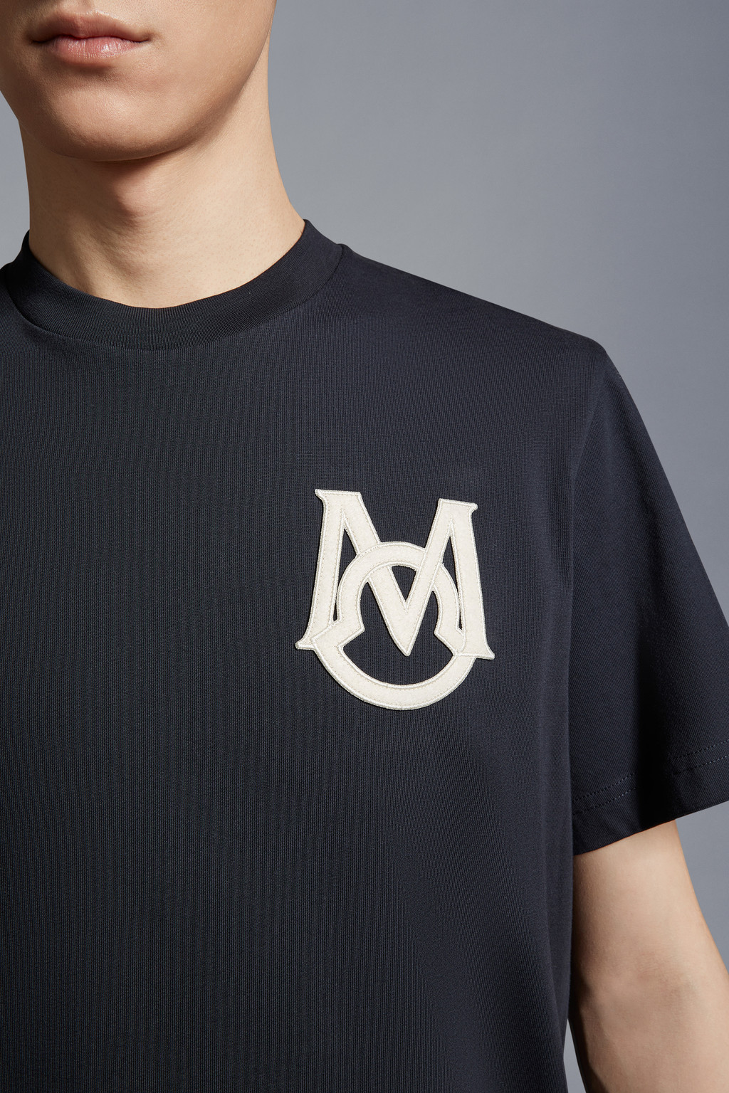 Navy Blue Monogram T-Shirt - Polos & T-shirts for Men | Moncler ES