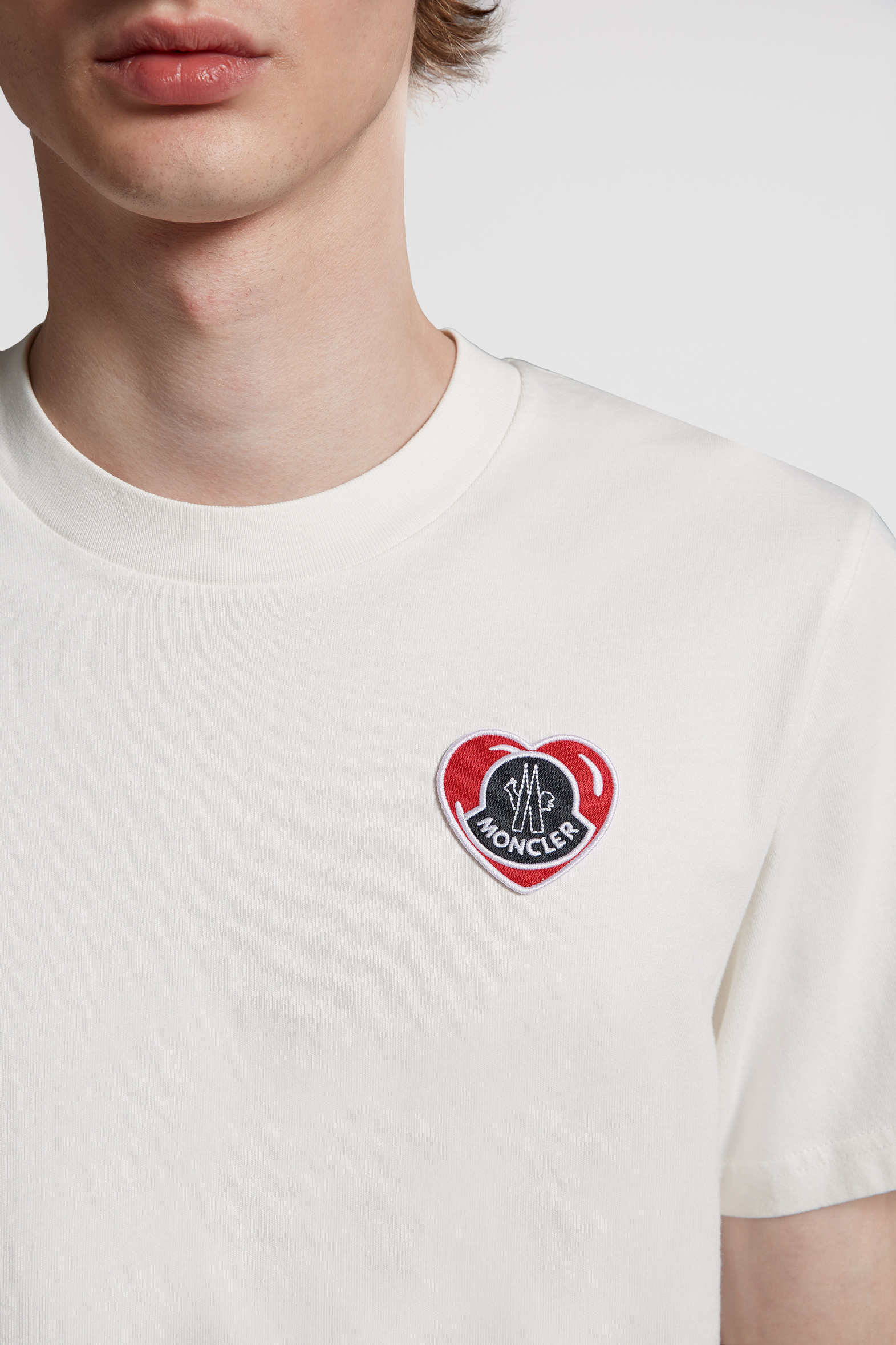 White Heart Logo T-Shirt - Polos & T-shirts for Men | Moncler HK