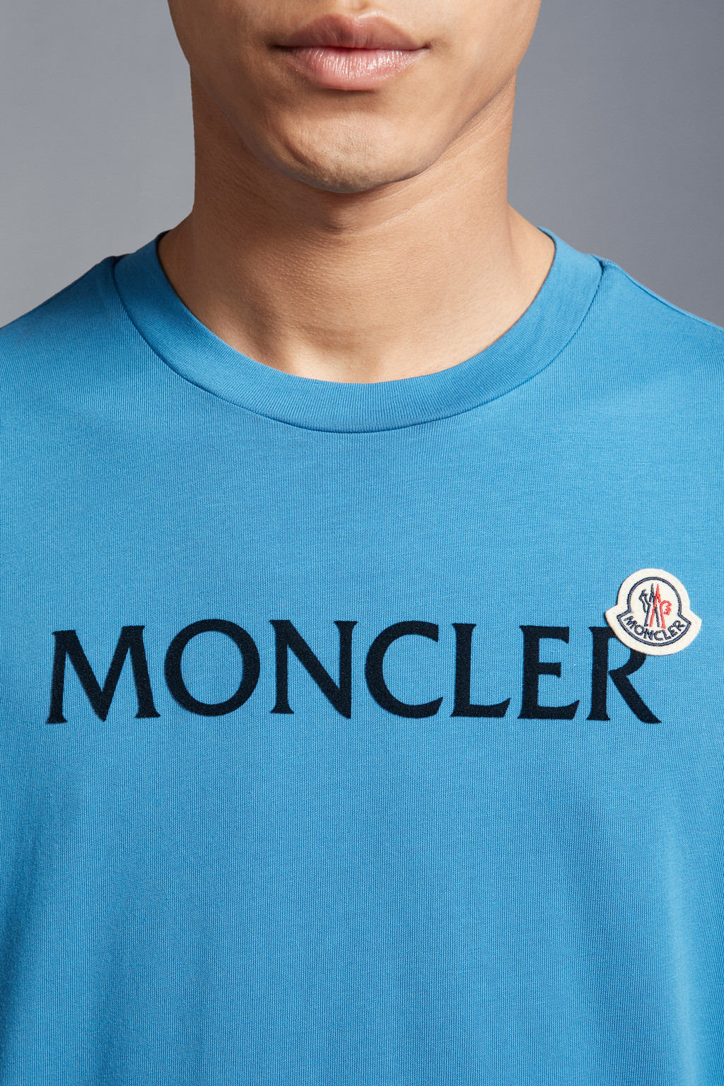 Bright Blue Logo T-Shirt - Polos & T-shirts for Men | Moncler FR