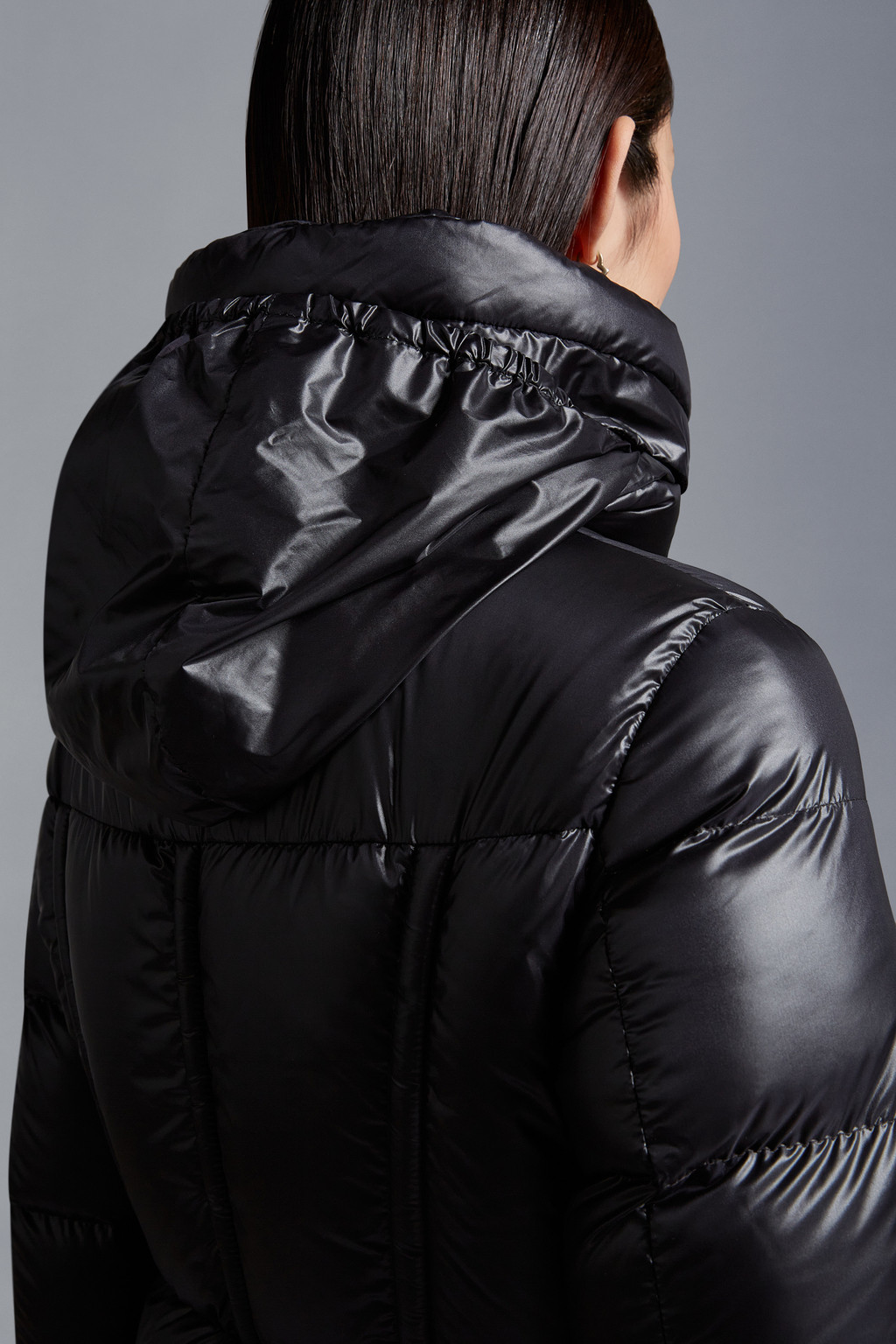 Black Douro Short Down Jacket - Short Down Jackets for Women | Moncler FR