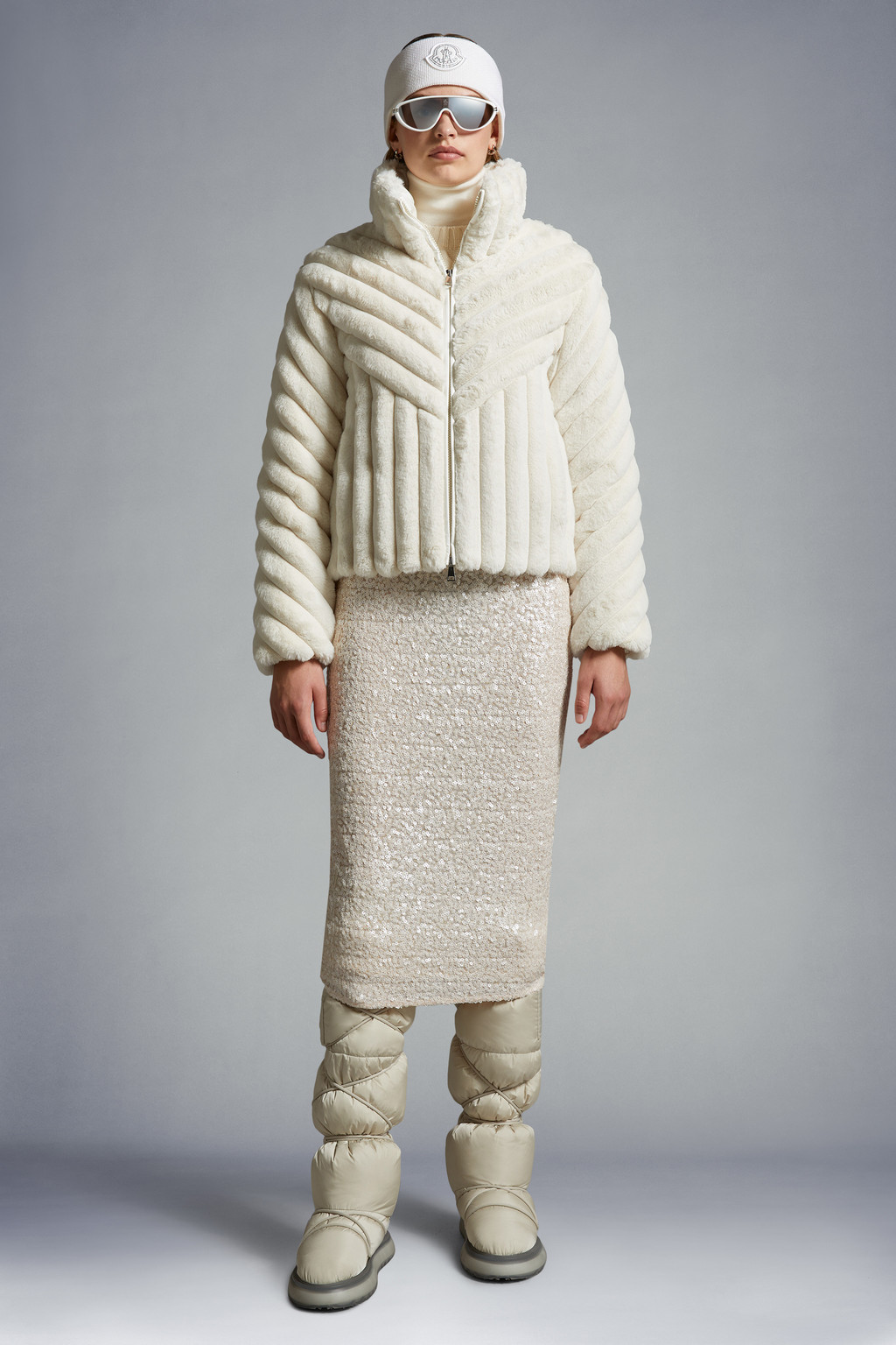 White Arvouin Short Down Jacket - Short Down Jackets for Women | Moncler GB