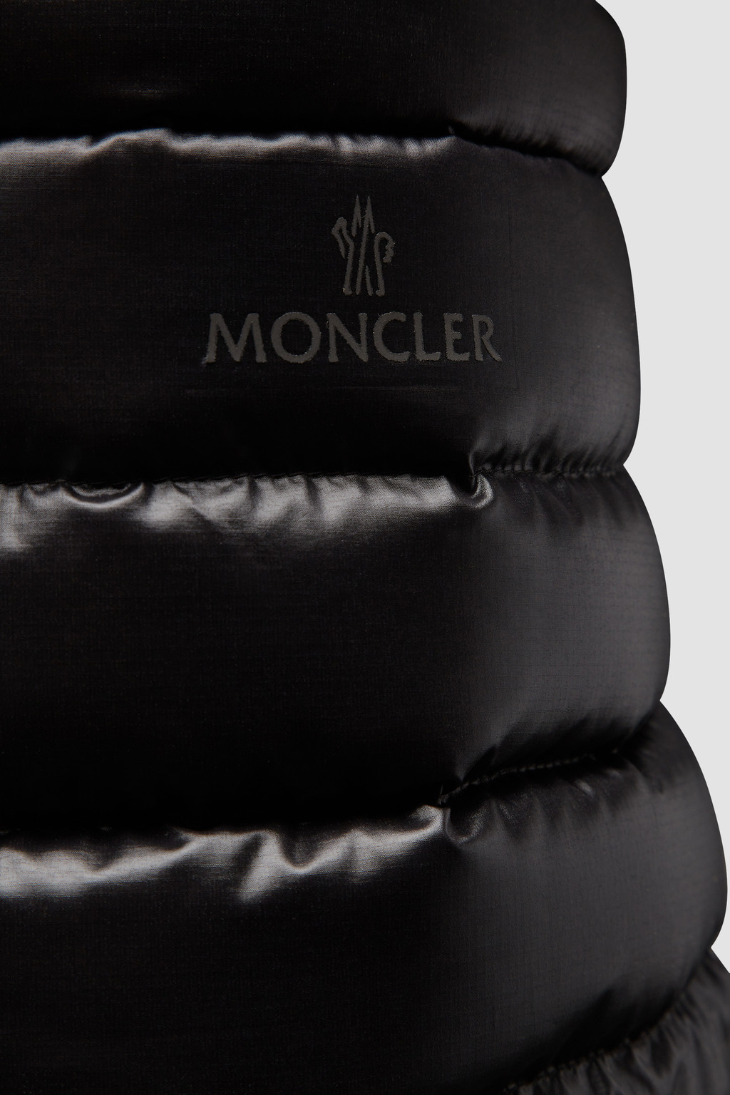 Scarves & Gloves for Women - Accessories | Moncler US