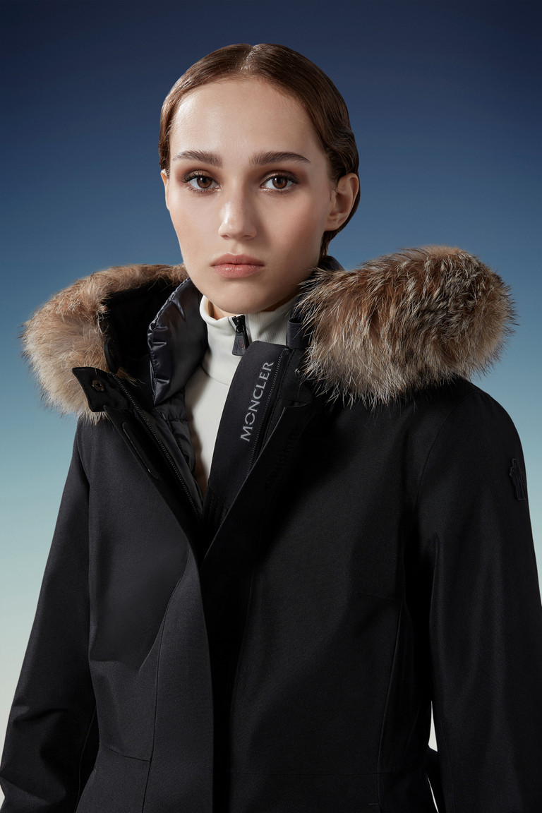 Black Laplance Ski Jacket - Short Down Jackets for Women | Moncler PL