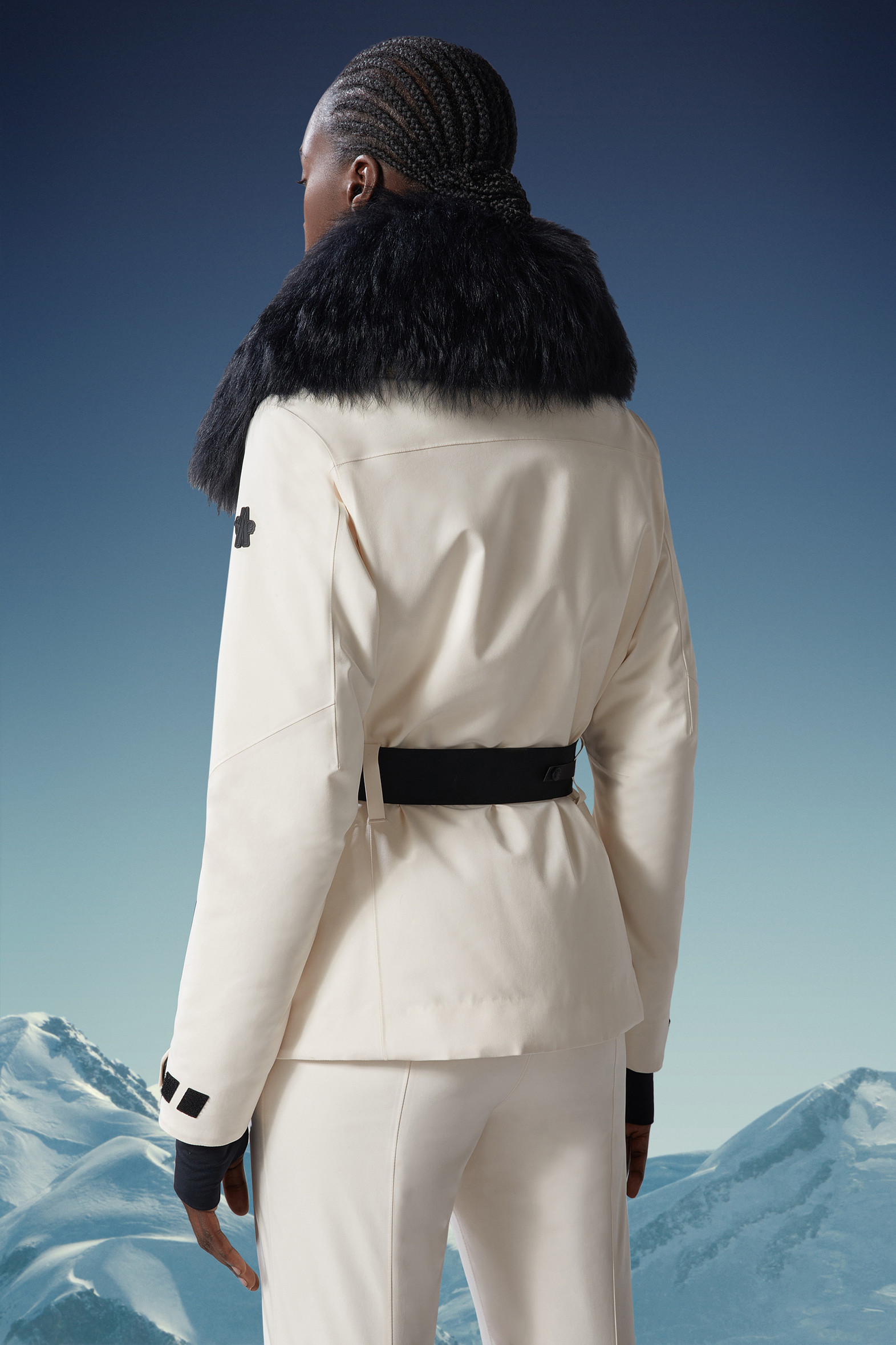 Milk White Vizelle Ski Jacket - Short Down Jackets for Women | Moncler HR