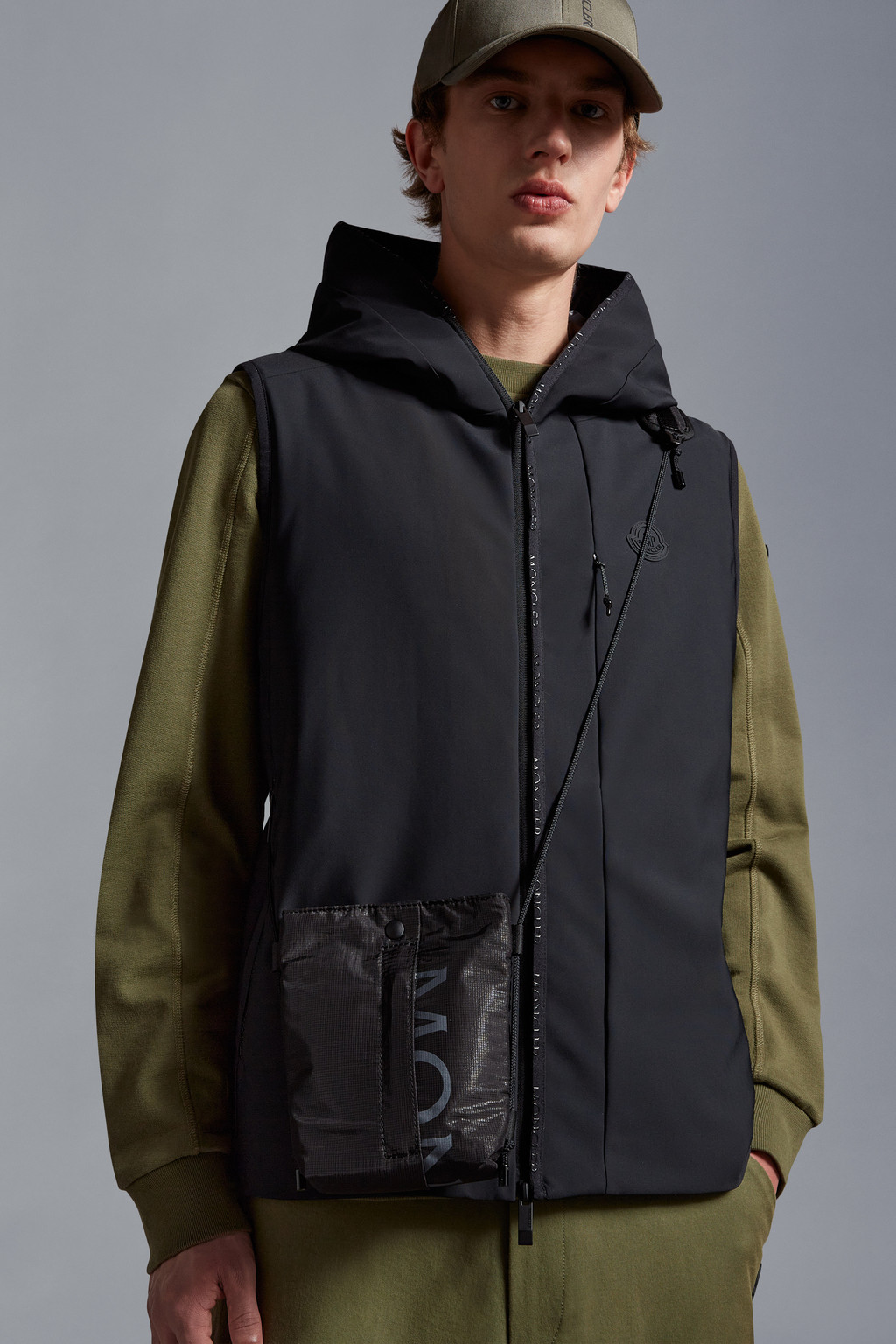 Black Alchemy Cross Body Bag - Bags & Trolleys for Men | Moncler JP