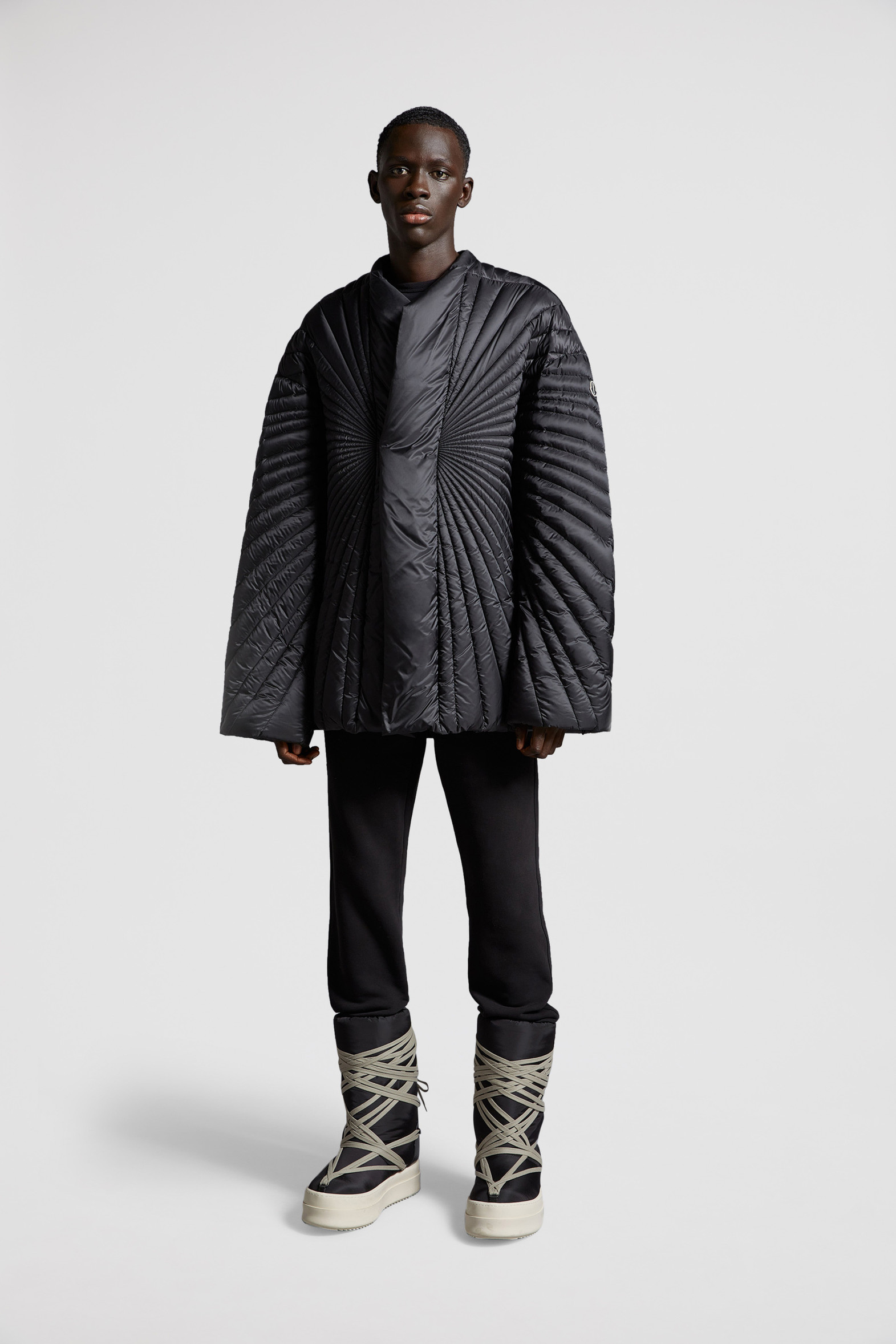 Black Radiance Short Down Jacket - for Special Projects | Moncler HK