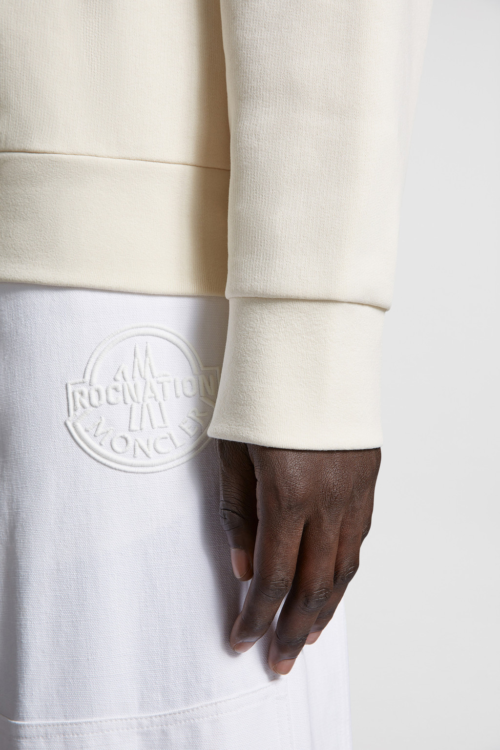 Sudadera con logotipo Blanco Roto - Moncler x Roc Nation designed by ...