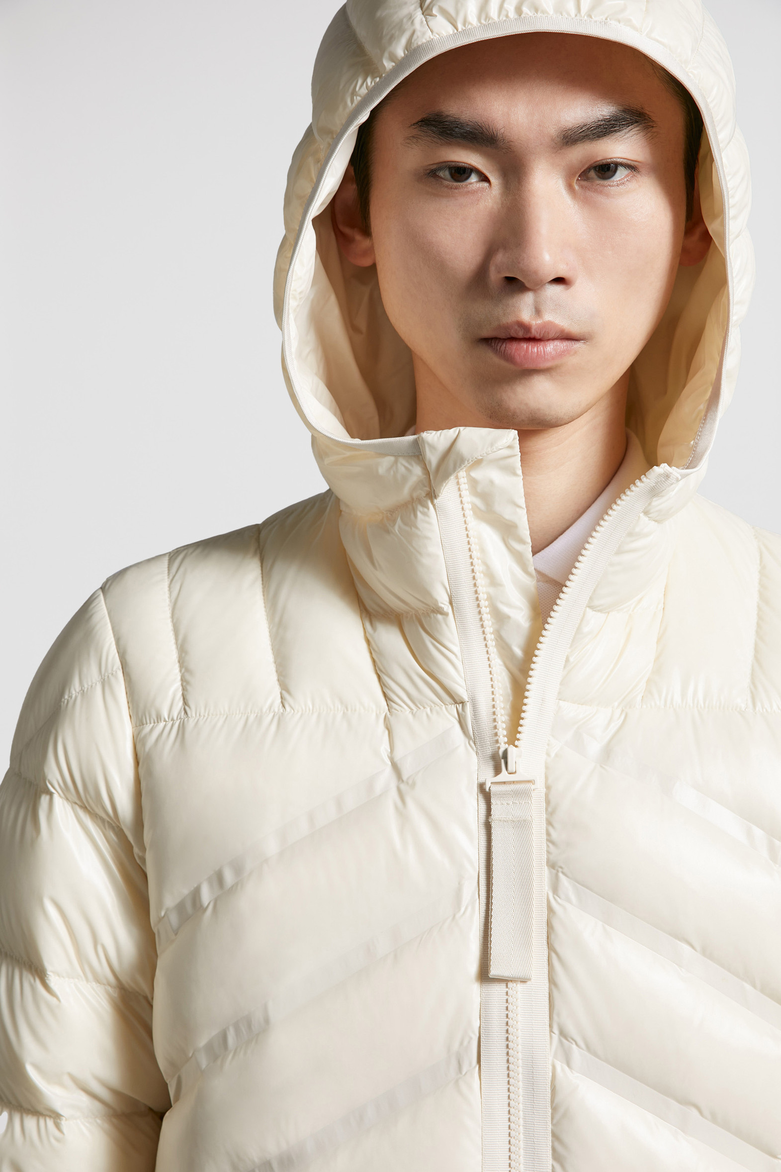 White Chiwen Short Down Jacket - Short Down Jackets for Men | Moncler EE