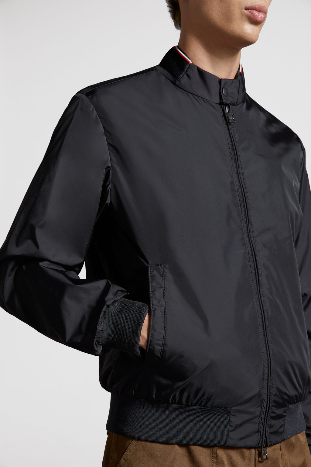 Black Reppe Rain Jacket - Windbreakers & Raincoats for Men | Moncler SG