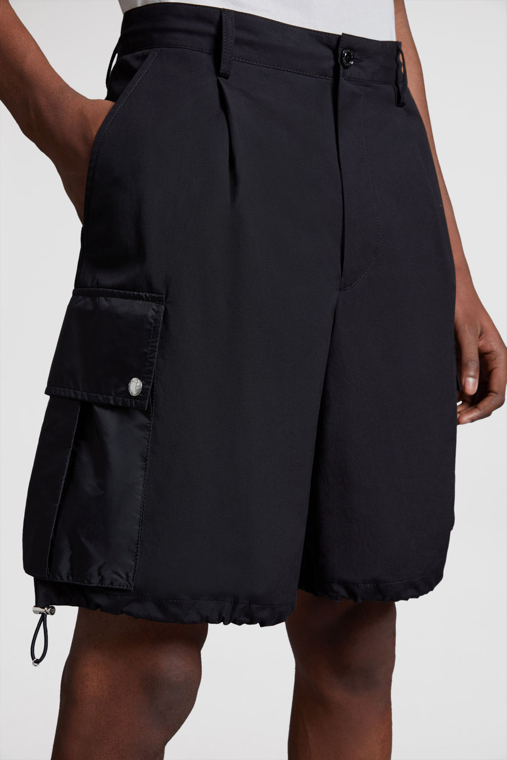 Black Cargo Shorts - Pants & Shorts for Men | Moncler US