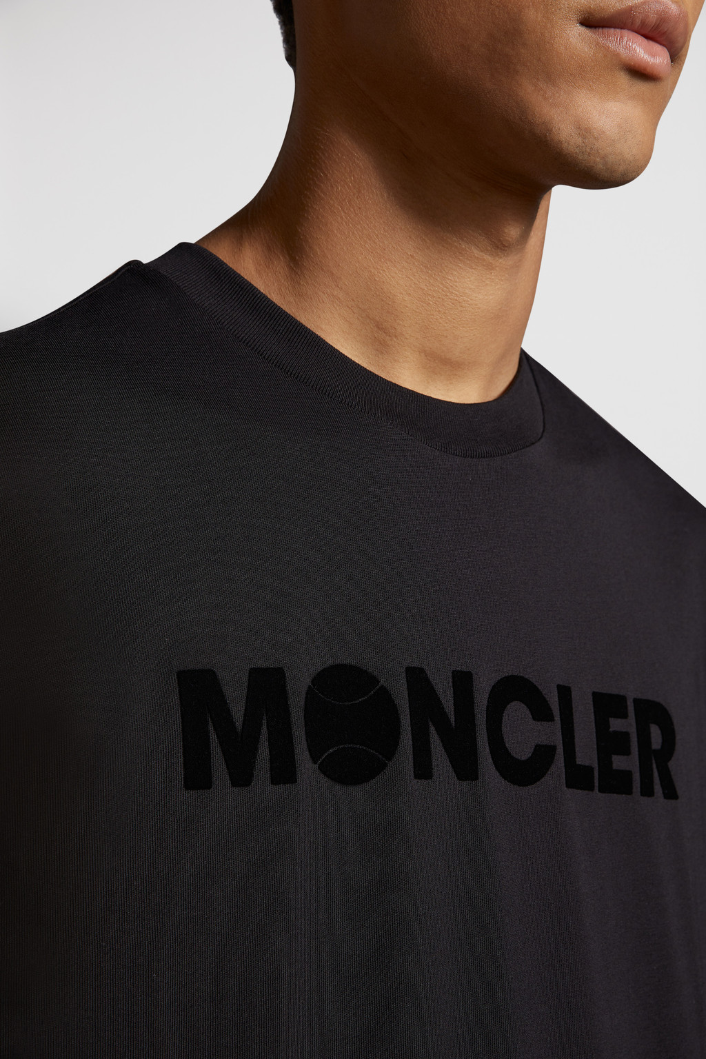 Black Flocked Logo T-Shirt - Spring/Summer for Men | Moncler RO