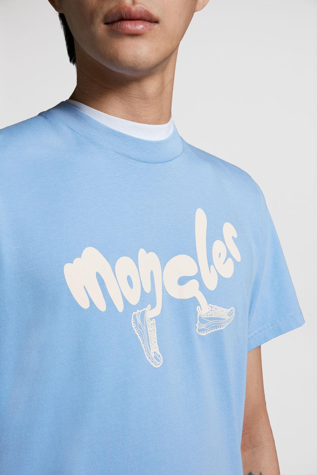 Light Blue Running Logo T-Shirt - Polos & T-shirts for Men | Moncler US