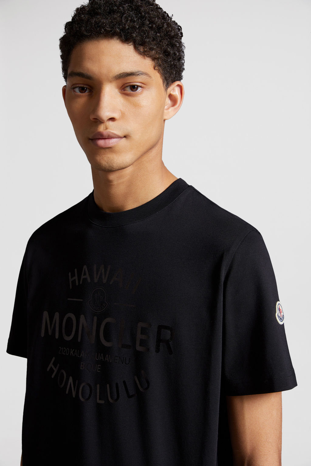 Black Metallic Logo T-Shirt - Polos & T-shirts for Men | Moncler DE