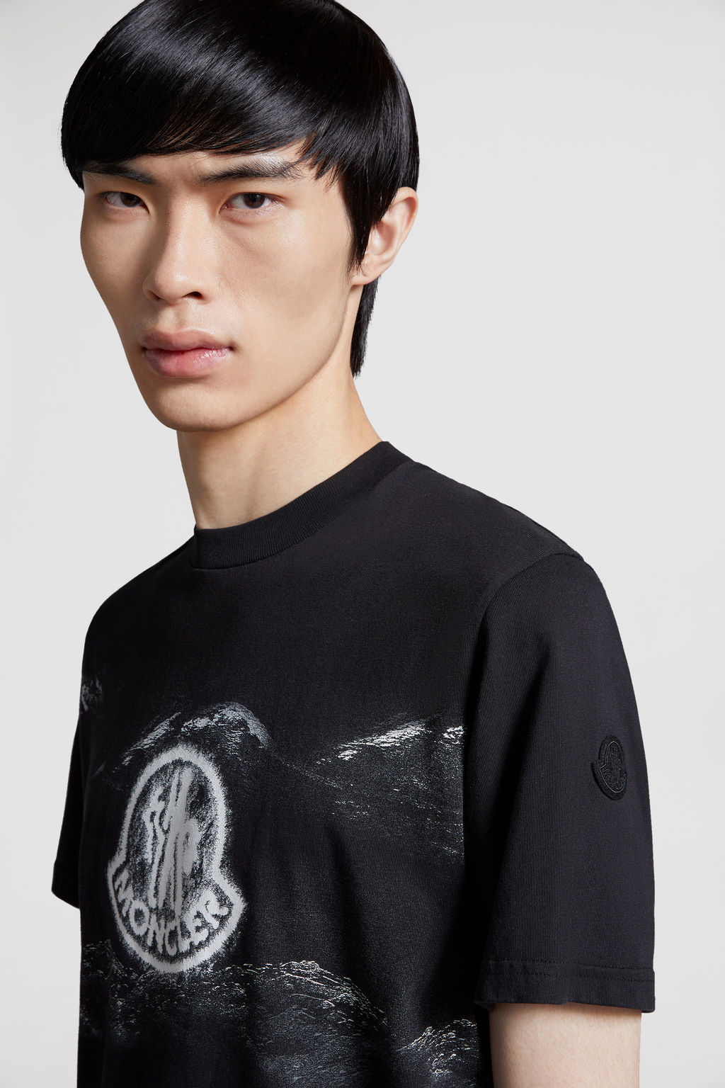Black Logo Motif T-Shirt - Polos & T-shirts for Men | Moncler IT
