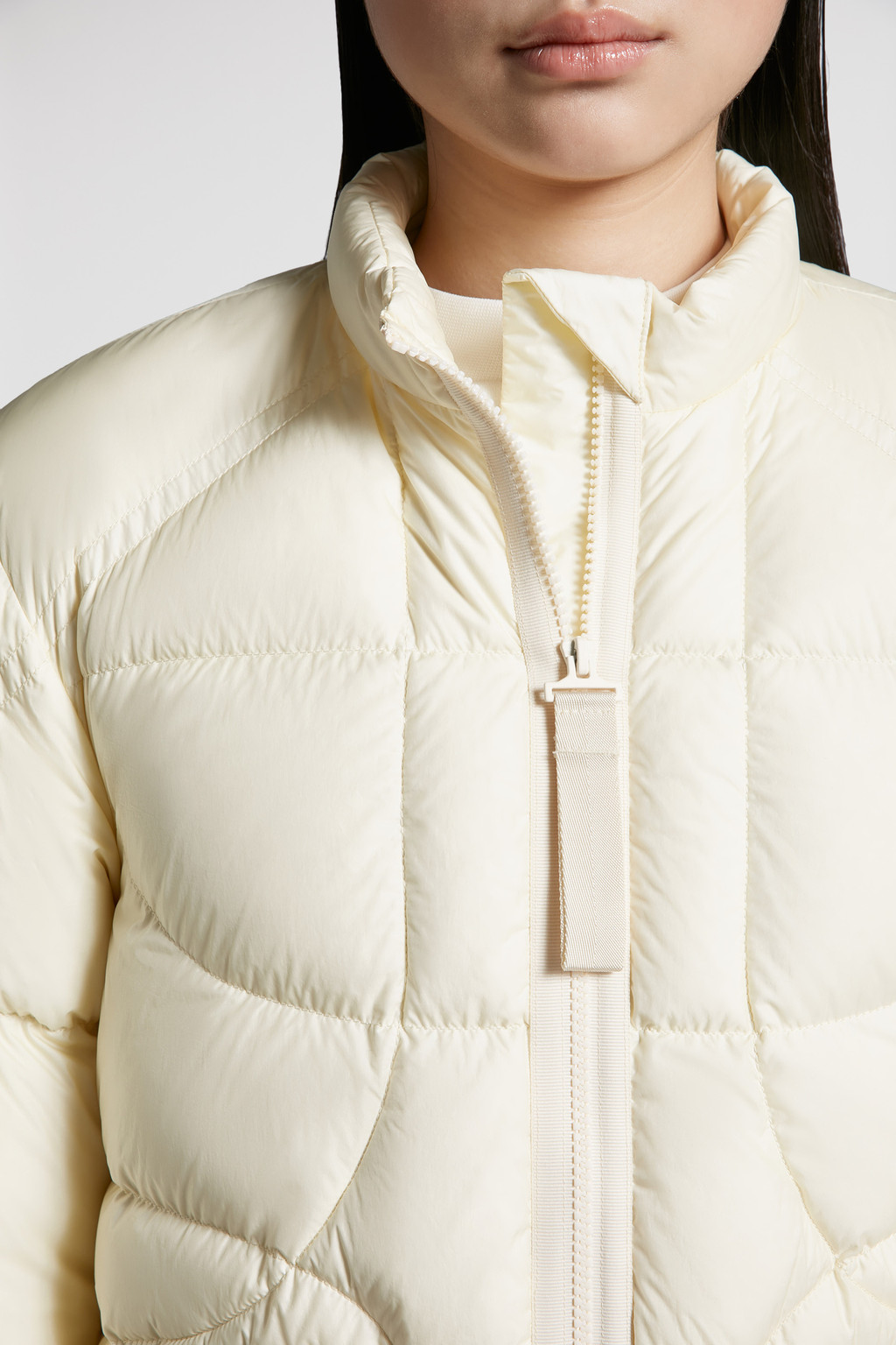 White Yazi Short Down Jacket - Short Down Jackets for Women | Moncler CH