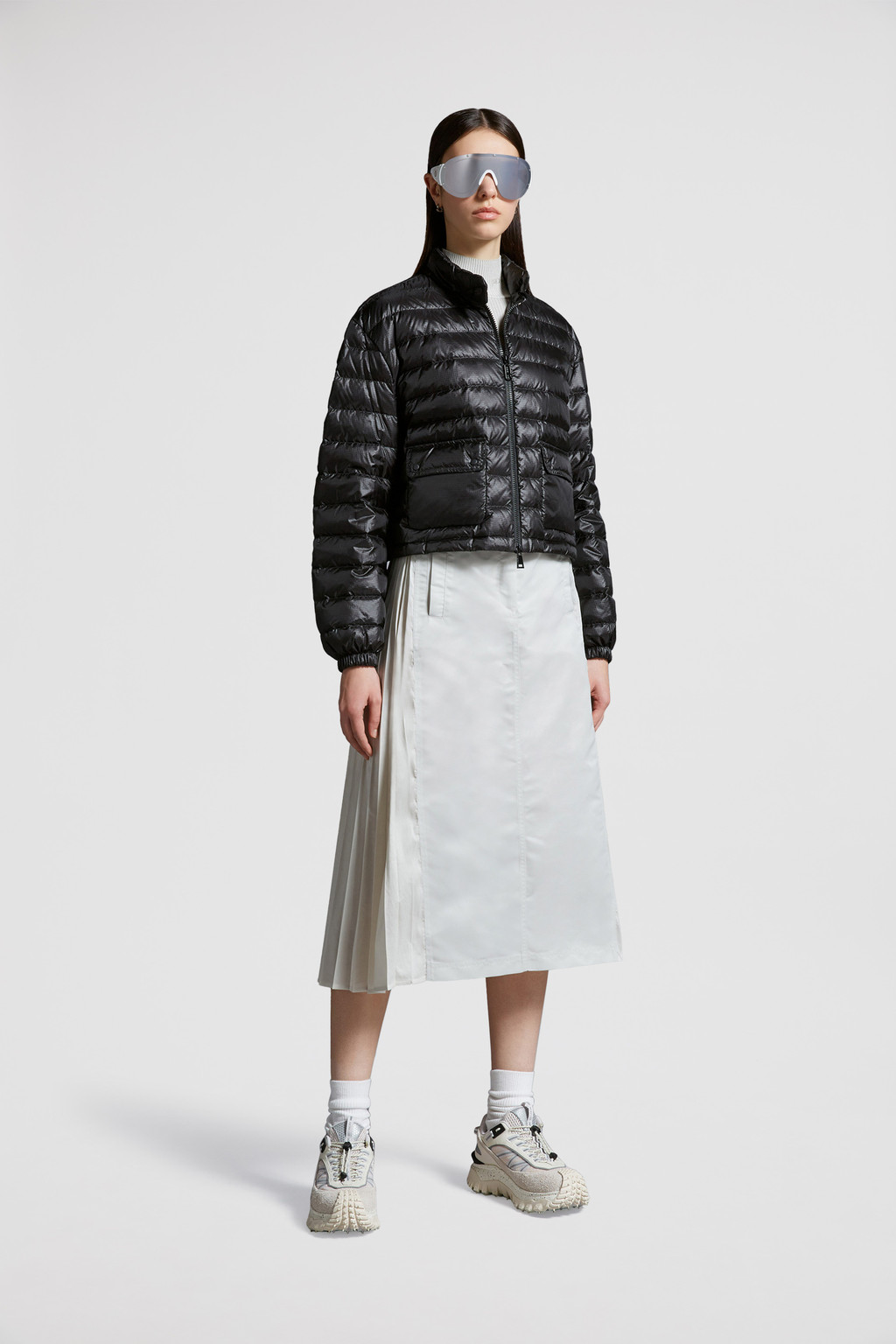 Moncler网上商店 — 羽绒服、大衣和服装