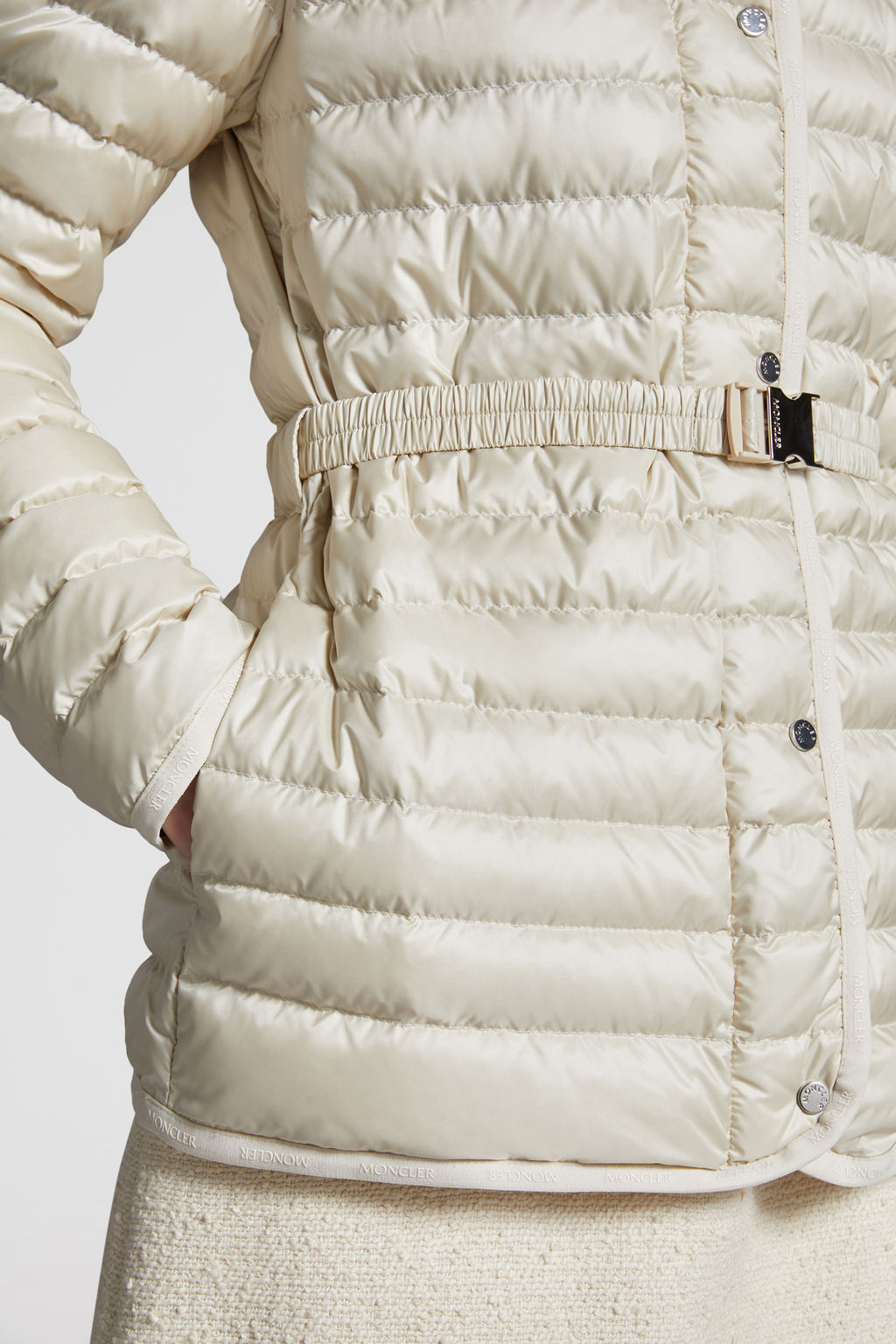 White Oredon Short Down Jacket - Lightweight Down Jackets for Women | Moncler DE