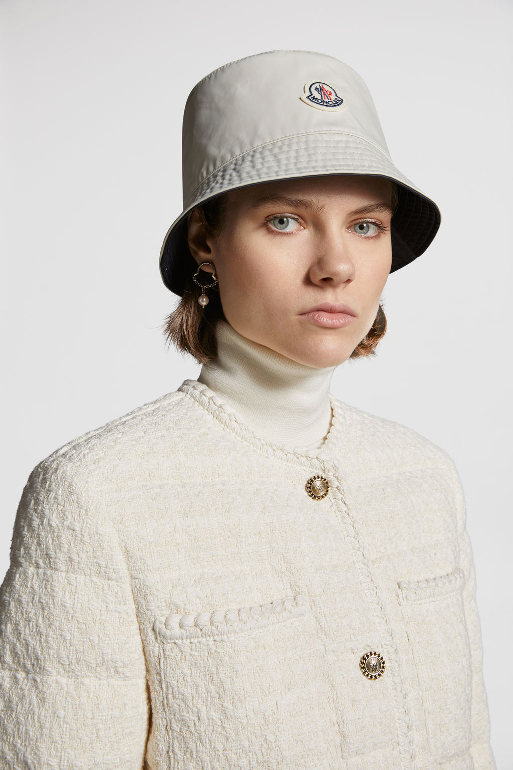 White Reversible Bucket Hat - Hats & Beanies for Women | Moncler CA