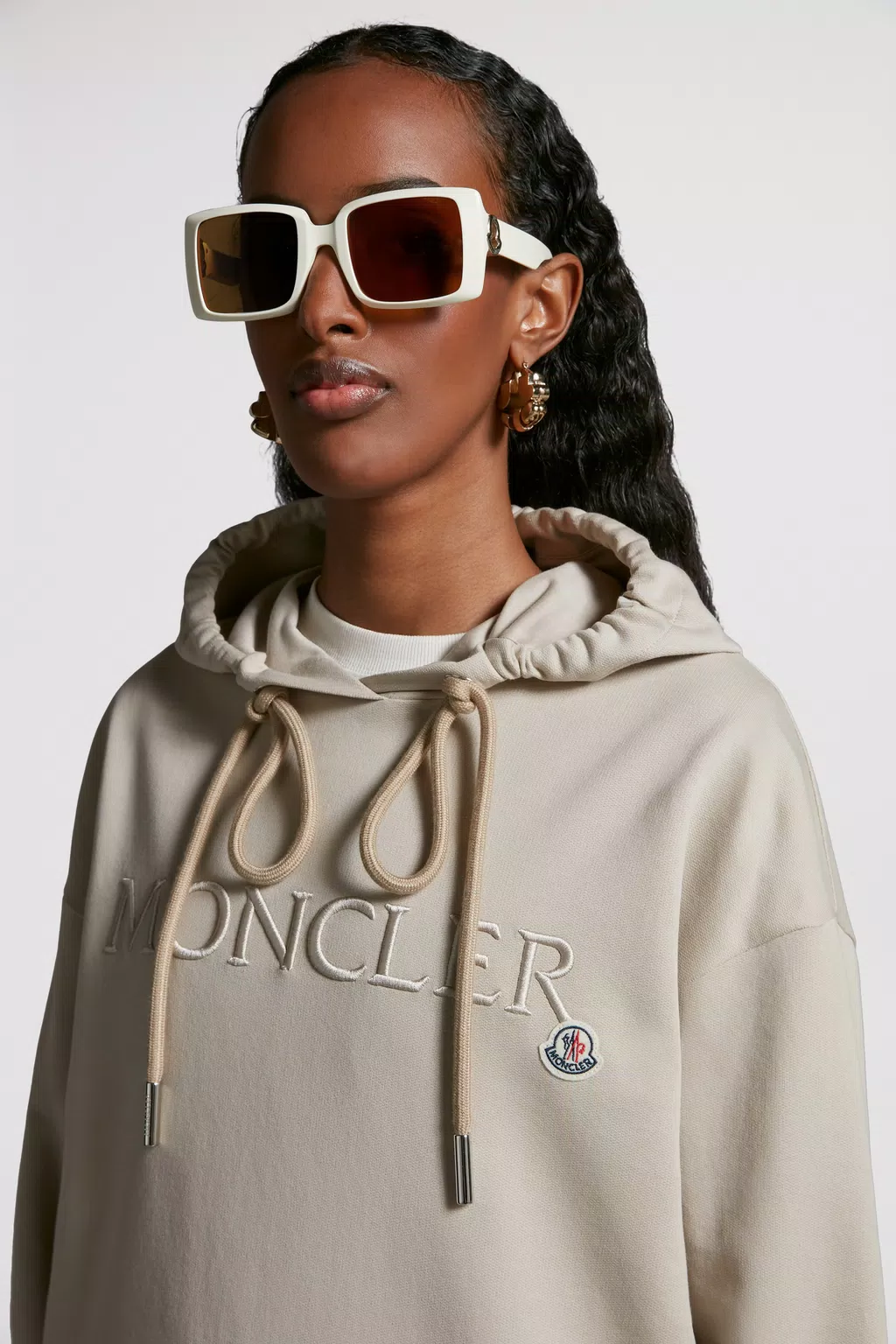 Sudadera Con Capucha Y Logotipo Beige Sudaderas De Mujer Moncler Us