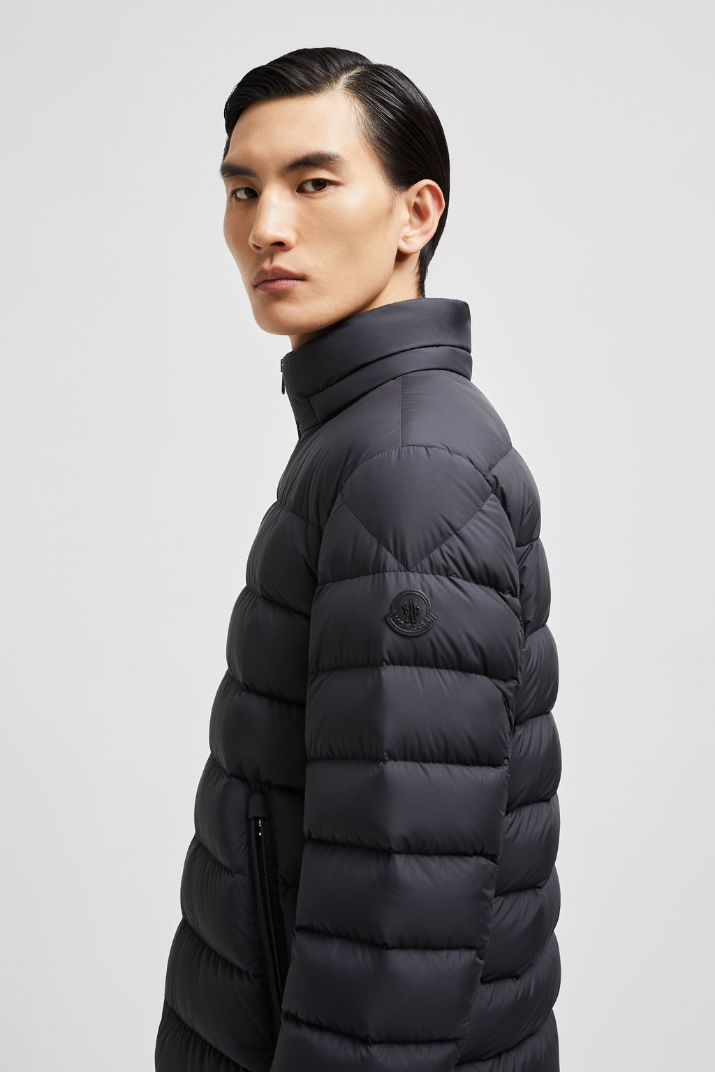 Black Arneb Short Down Jacket - Short Down Jackets for Men | Moncler HK