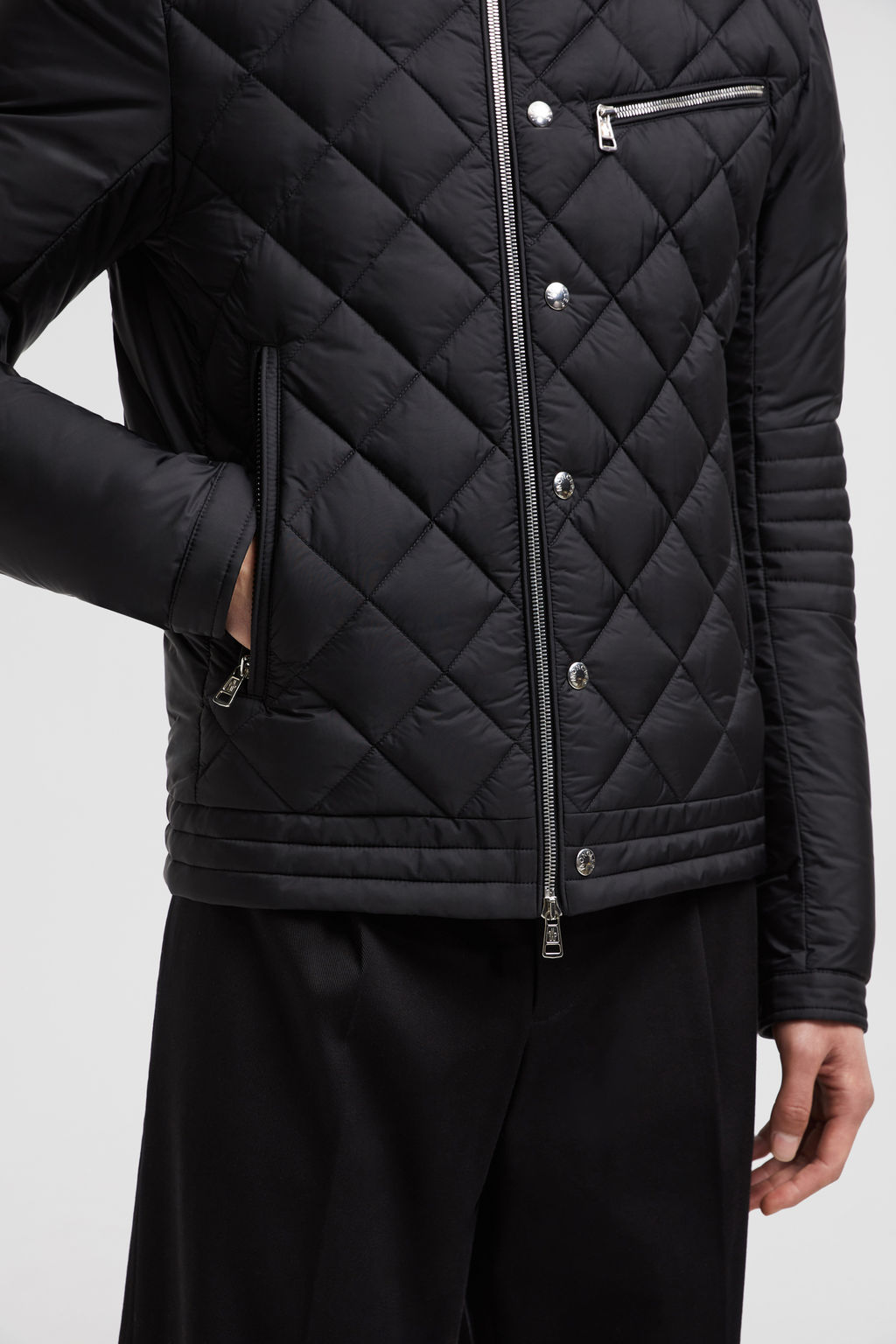 Black Vulpie Short Down Jacket - Short Down Jackets for Men | Moncler SG