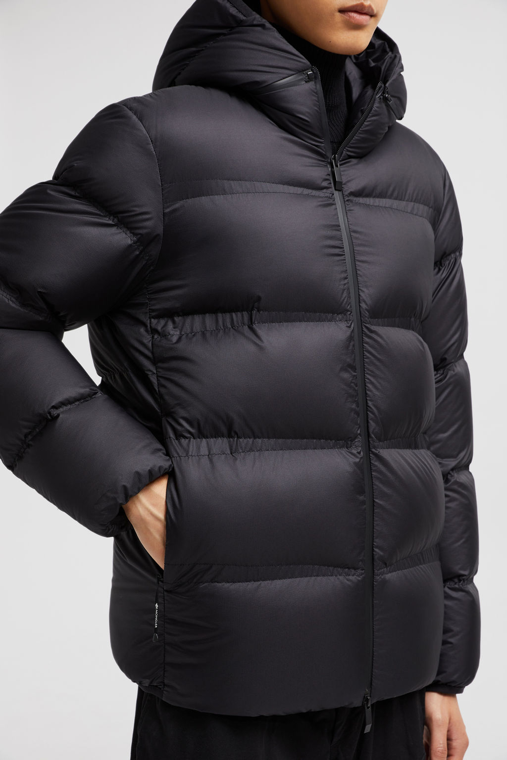 Black Masac Short Down Jacket - Short Down Jackets for Men | Moncler NL