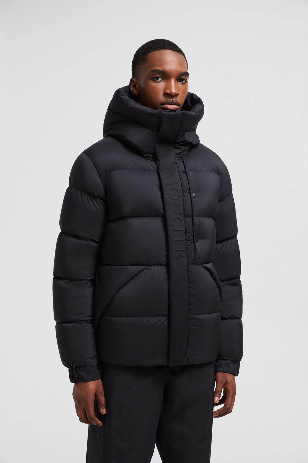 Black Madeira Short Down Jacket - Short Down Jackets for Men | Moncler NL