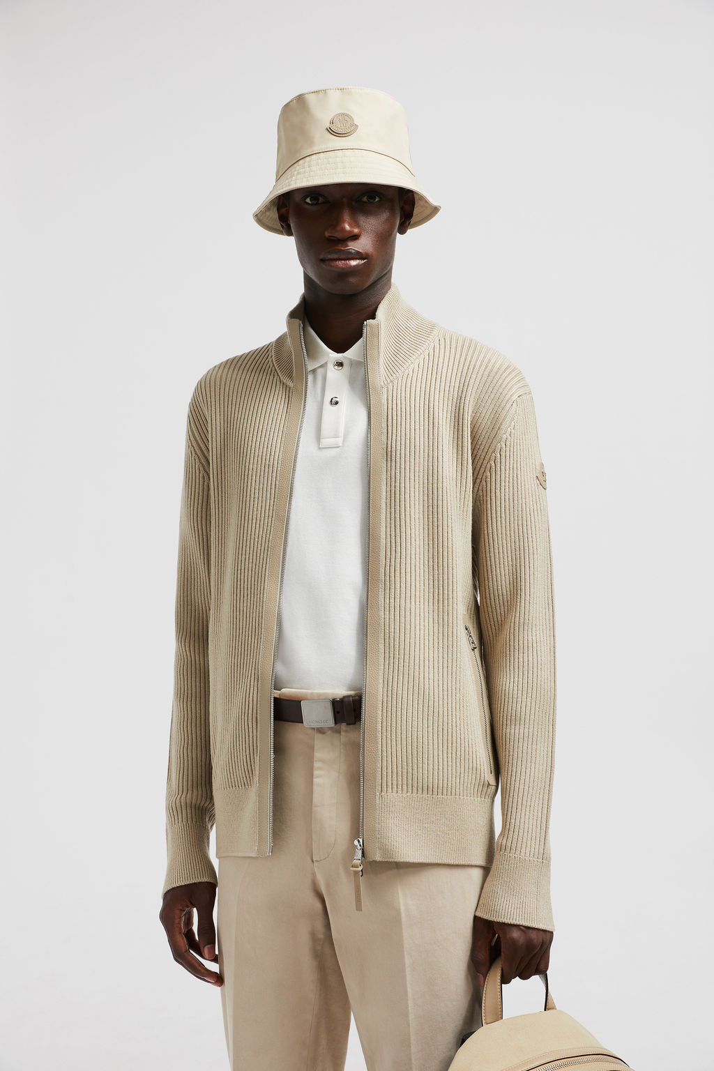 Moncler Deutscher Online Shop: Daunenjacken und Kleidung