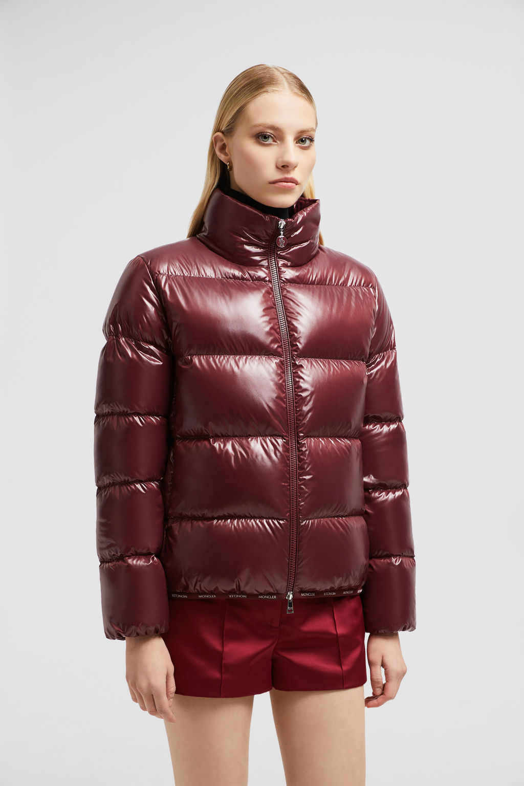 Все женские пуховики - Верхняя одежда | Moncler RU