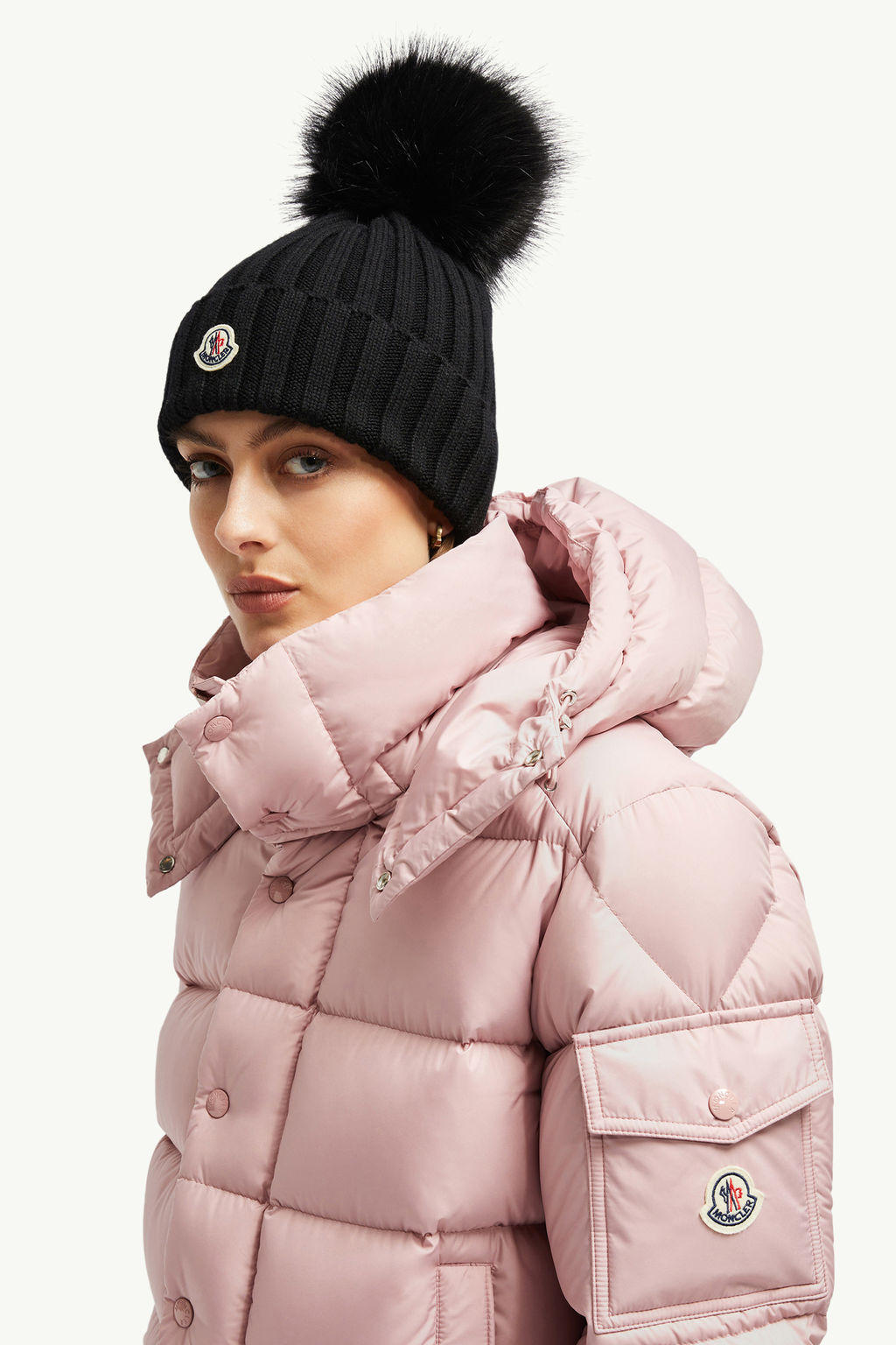 Bonnet en laine avec pompon Noir - Chapeaux & Bonnets Femme | Moncler FR
