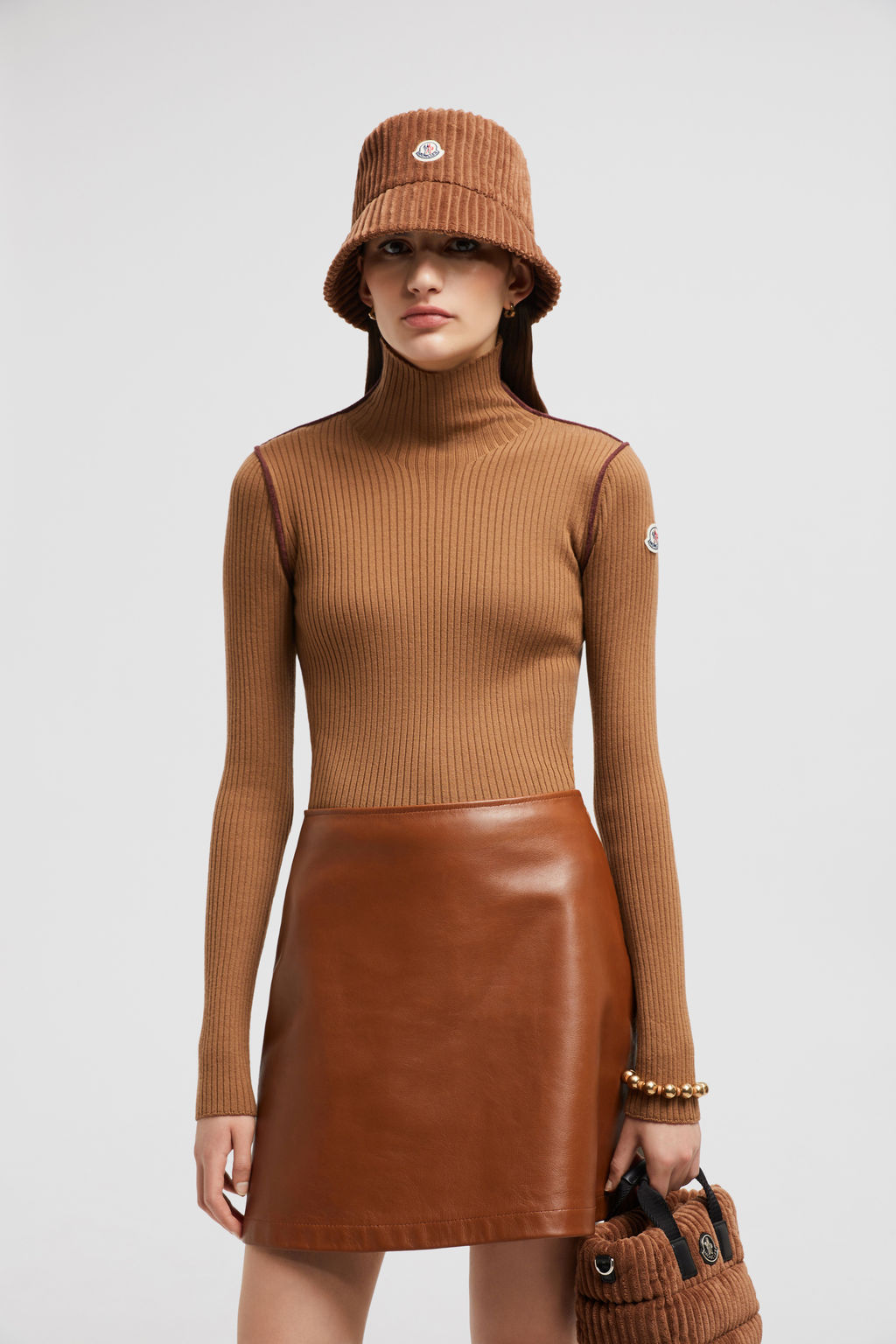 Pull col roulé en laine & cachemire Beige - Pulls & cardigans Femme ...