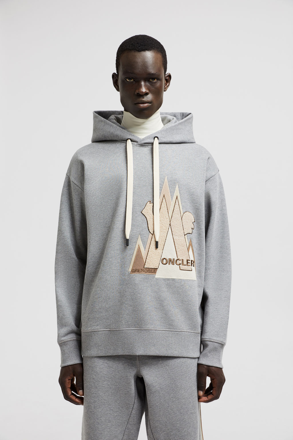 Sweat à capuche à logo montagne Gris - Sweatshirts Homme | Moncler FR