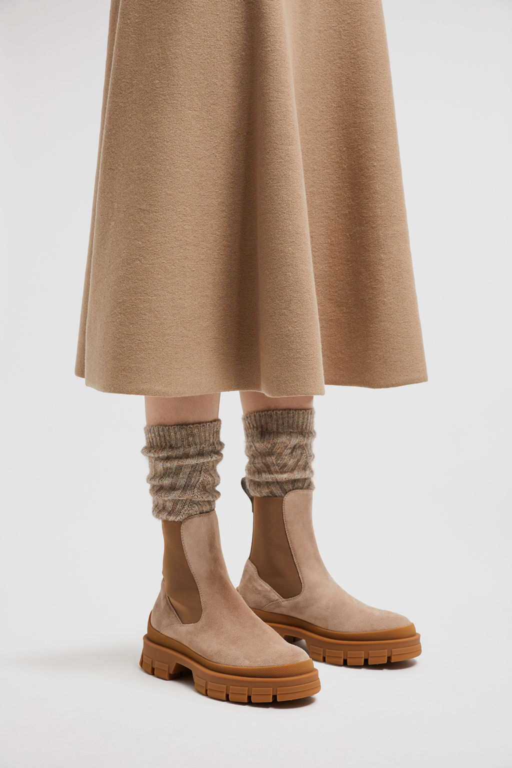 Botas Hevea Chelsea de ante Beige - Botas de Mujer | Moncler US