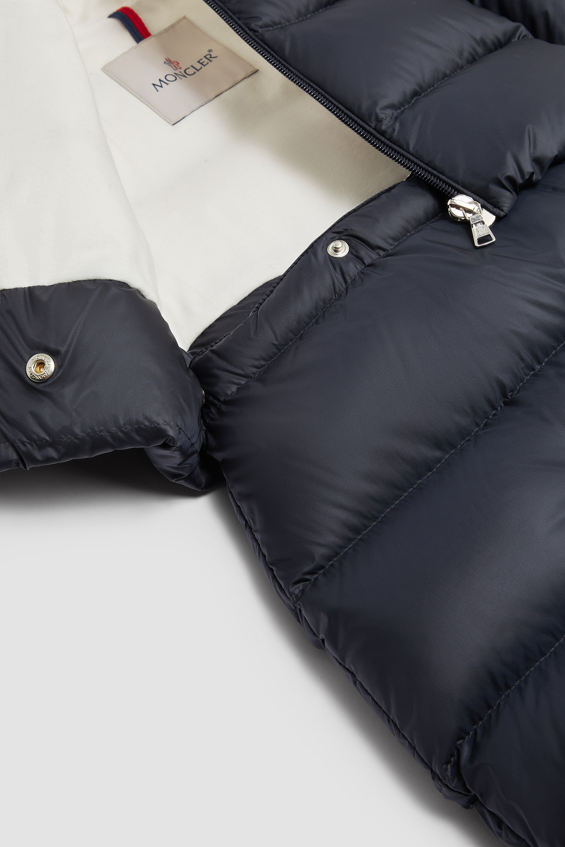 Moncler wilms store